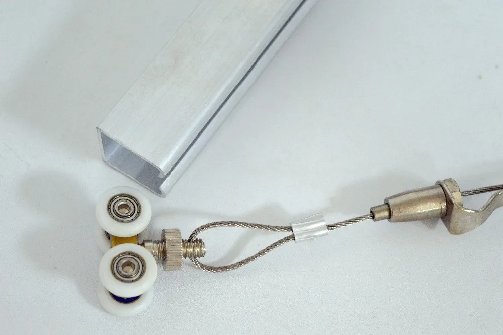 C-track - Premium Picture Hanging System for Art Galleries