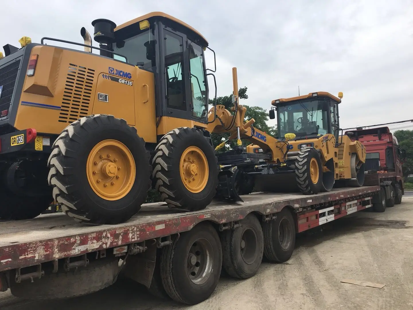 150HP GR150 XCMG motor graders with blade front and rear ripper ...