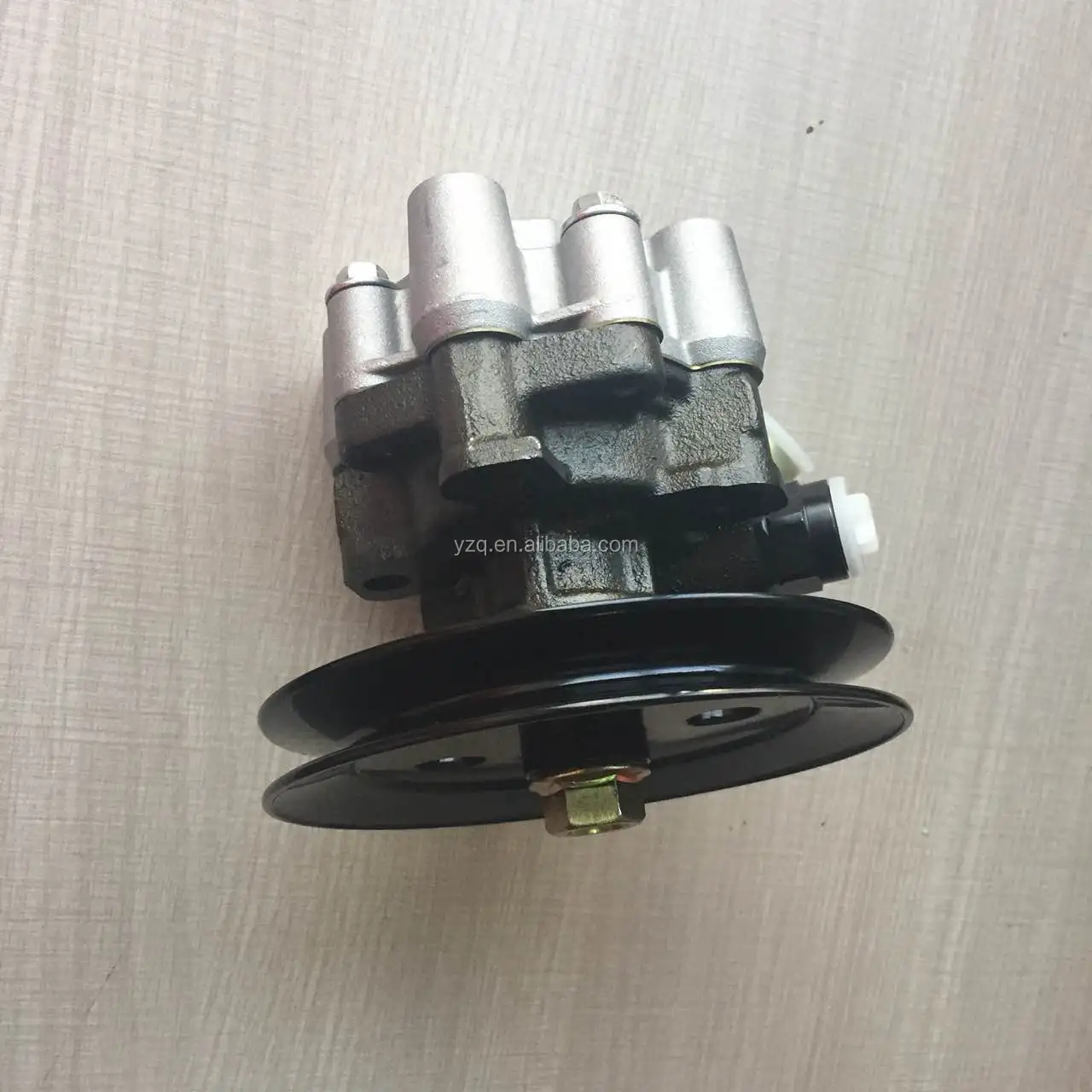 Power Steering Pump 44320-26290 for Hiace LH20# - Reliable Performance