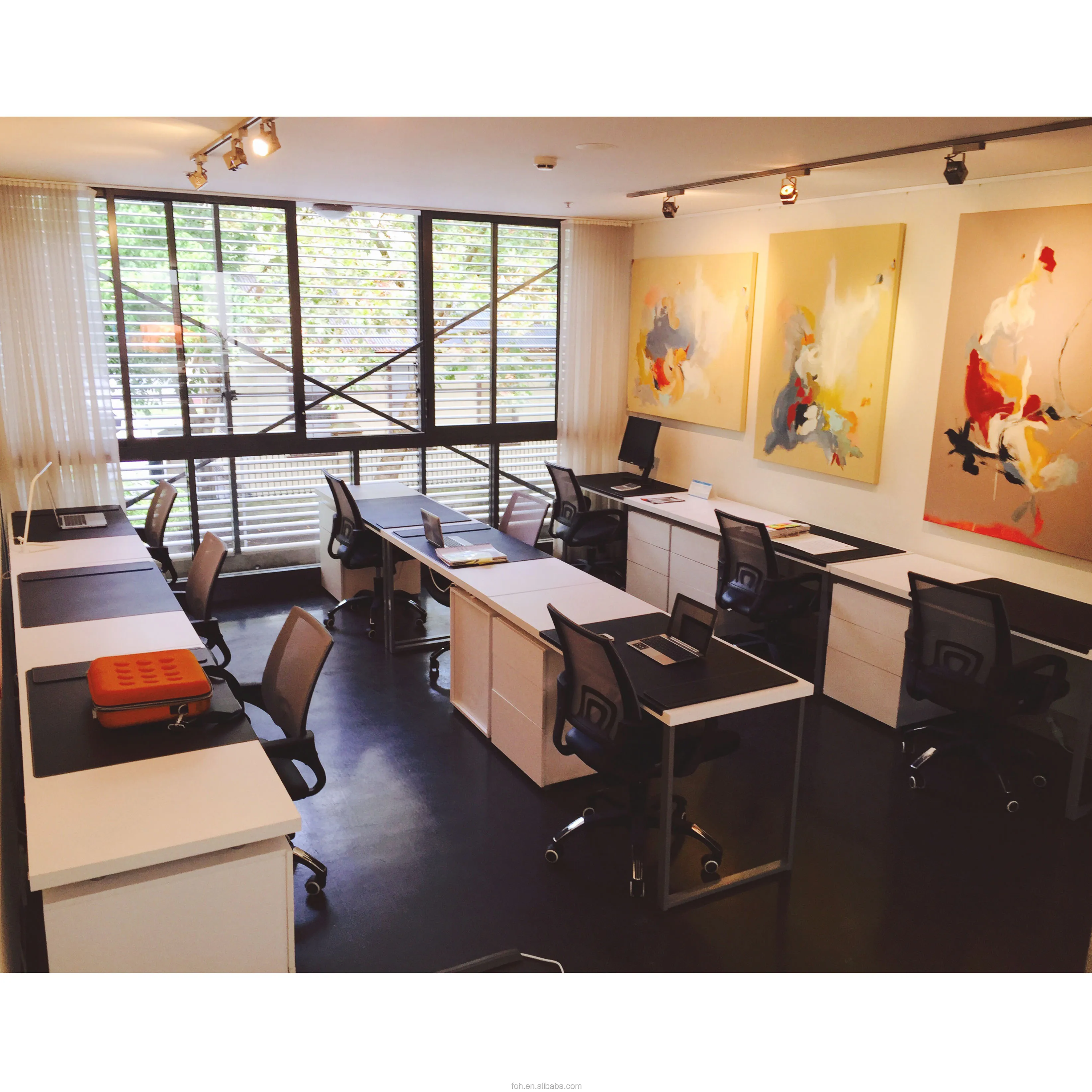 3 Seater Workstation - Open Space Shared Working Hexagon