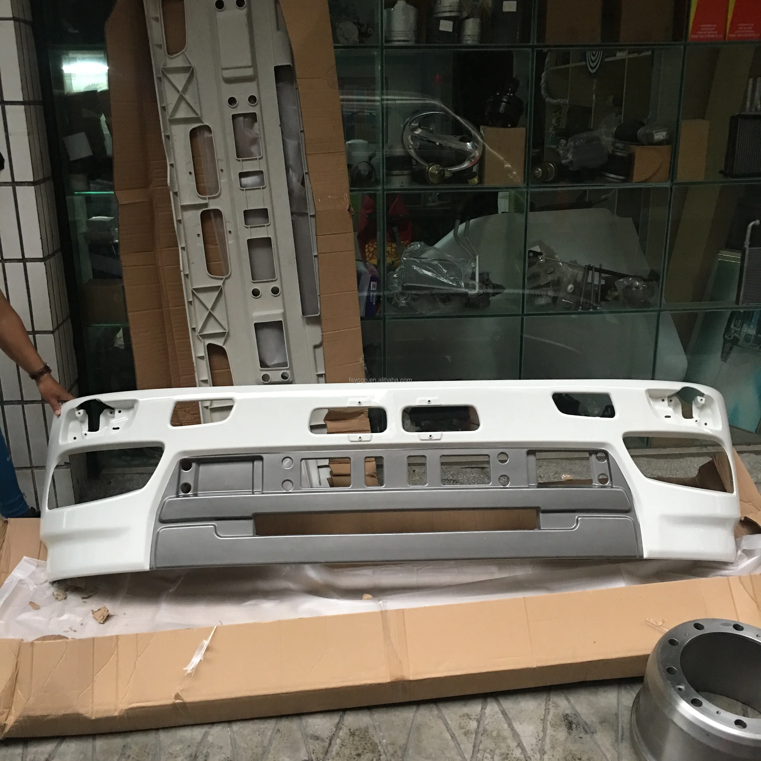 Shop High Quality Bumper for HINO 700 Truck Body Parts