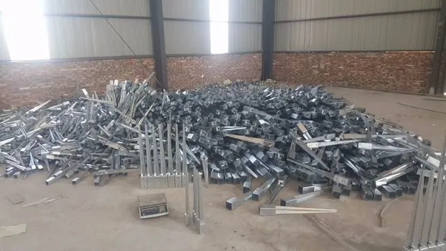 Hot Sale Metal Galvanized Drive In Post Support Spike Fence Pole Anchor ...