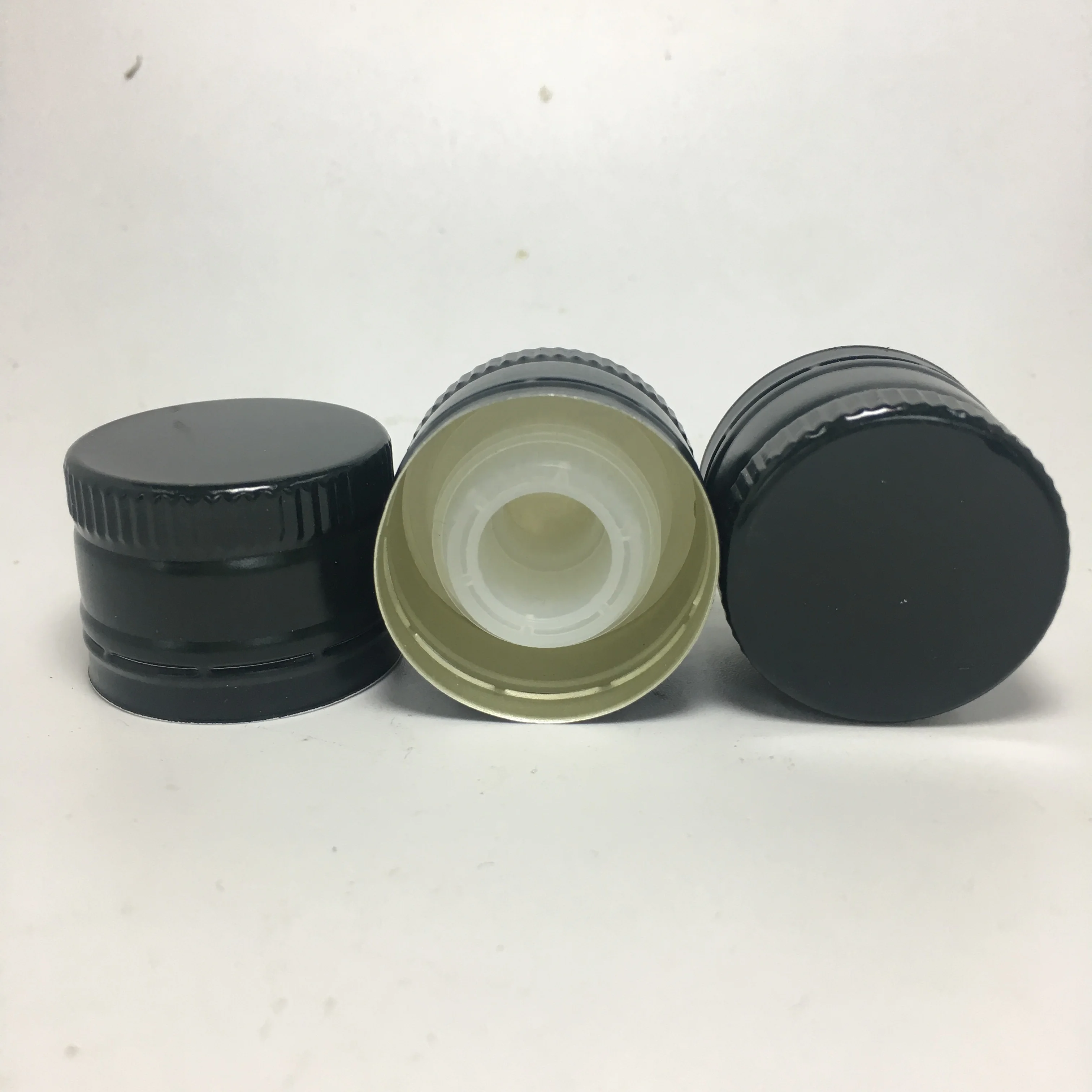 31.5mm Aluminum Caps with Pourer - Secure Olive Oil Packaging