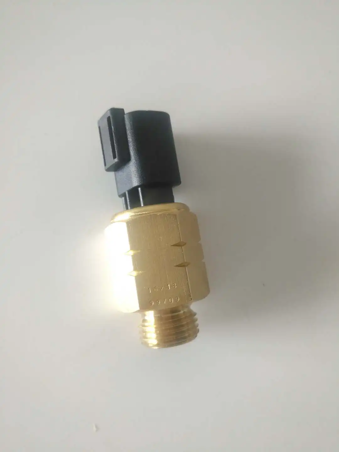 JCB SPARE PART (SWITCH) TEMPERATURE SENSOR for JCB EXCAVATOR 701/80328