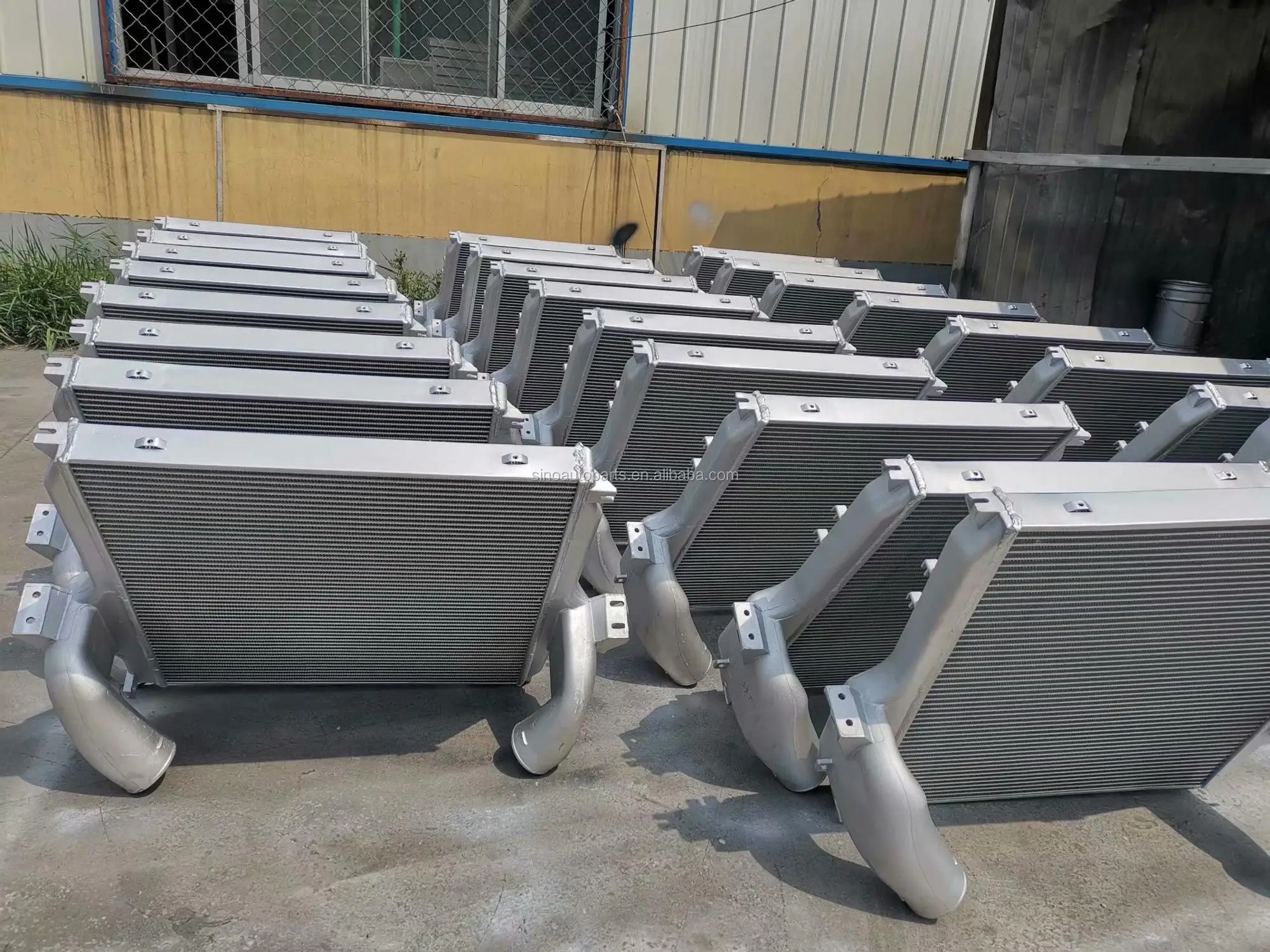 2001-4608 TRUCK RADIATOR for VOLVO VNL - Heavy Duty Performance