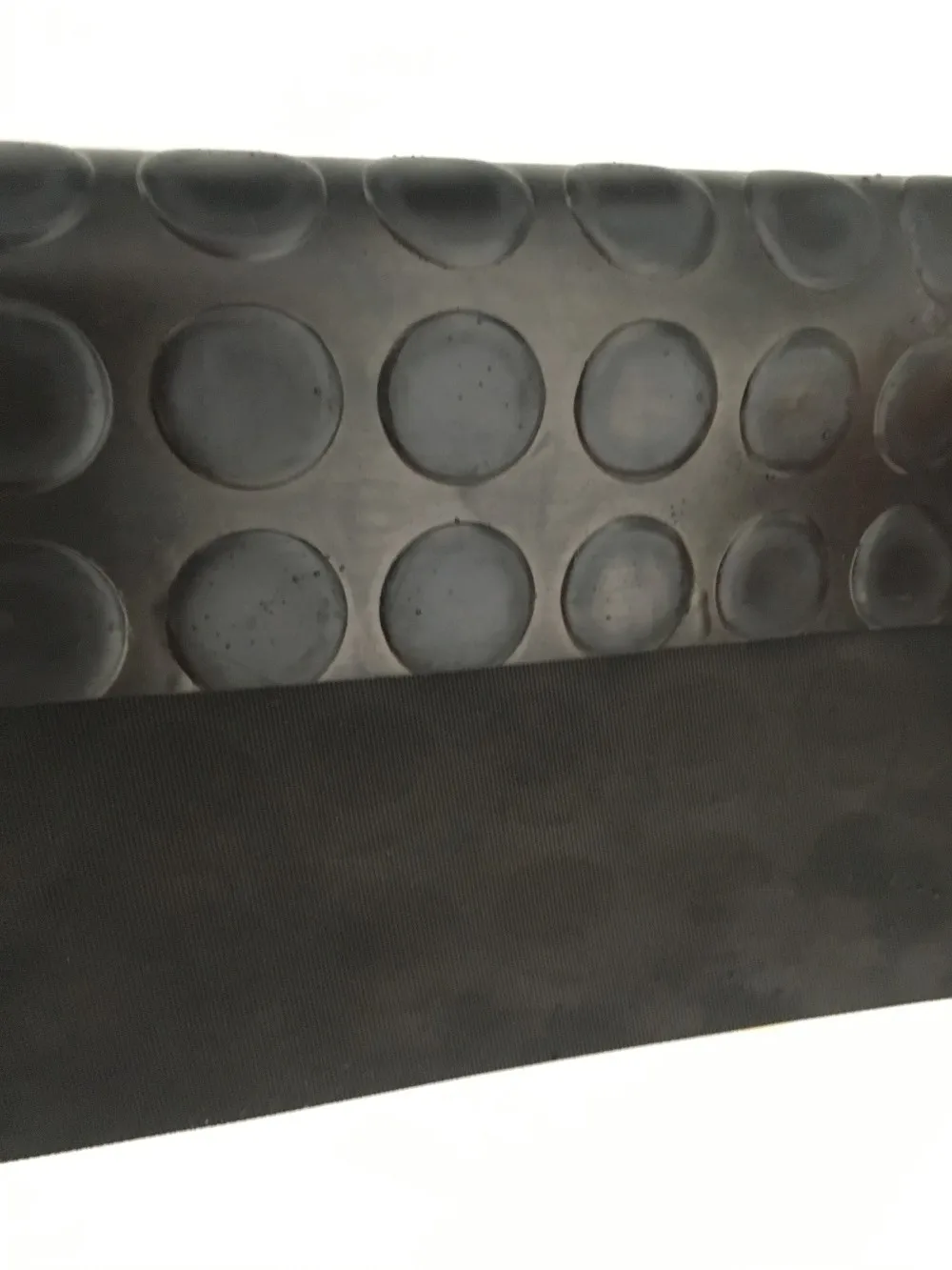 High Quality Non Slip Round Button Coin Pattern Rubber Sheet Mat Roll ...