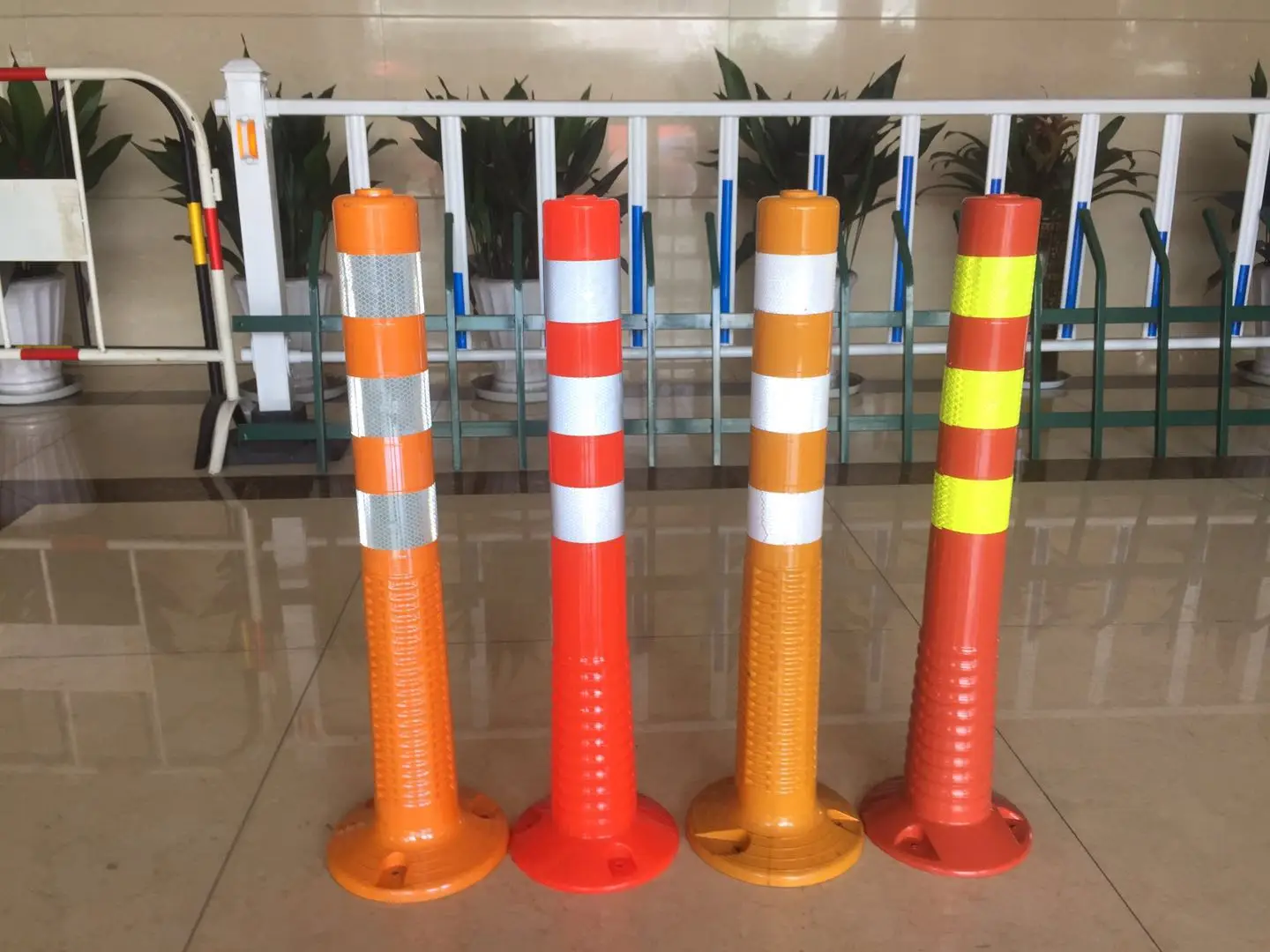 2020 Flexible Post Road Warning Post 1.2m T-top Bollard - Buy Flexible ...
