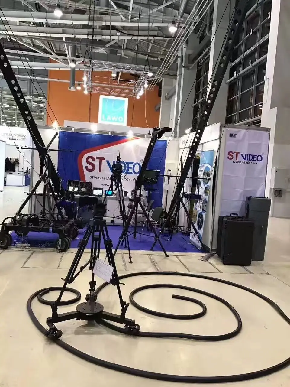 3 Leg Spider Dolly Kit with 40ft Flex Track for Camera Porta-Jib and Tripod