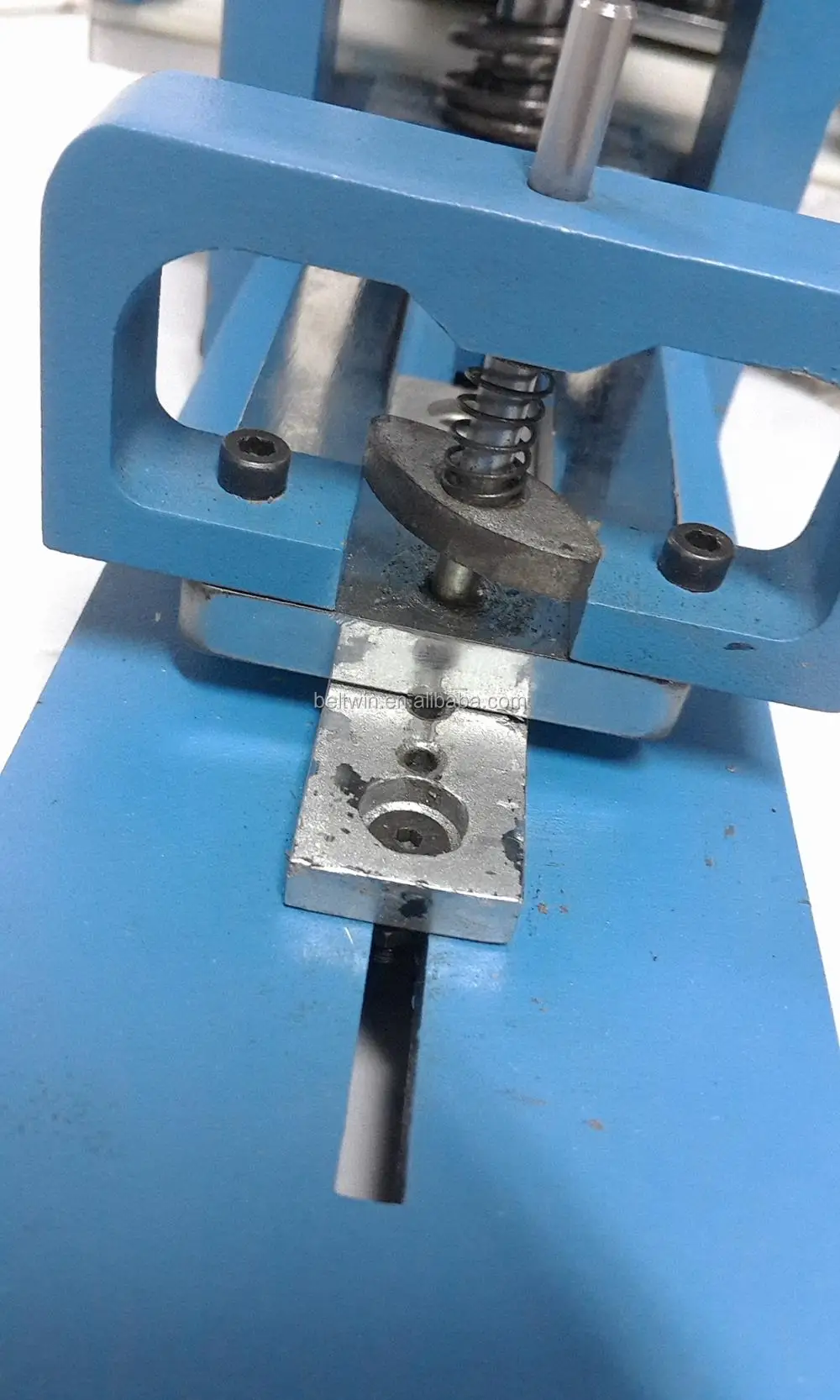 Beltwin Manual Small Spindle Tape /flat Belt Finger Cutter Tools - Buy ...