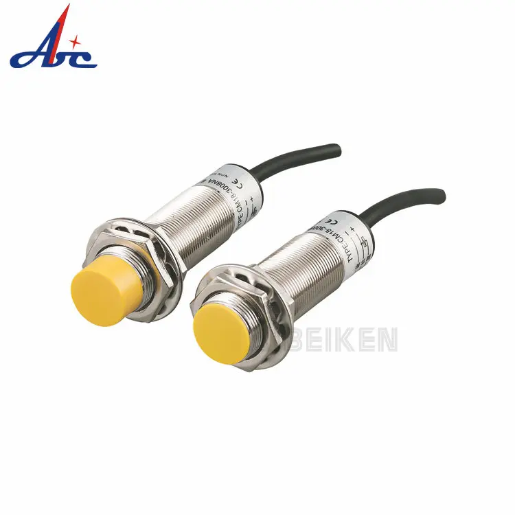 LM12 3-Wire Retro-Reflective Photoelectric 24v M12 Sensor