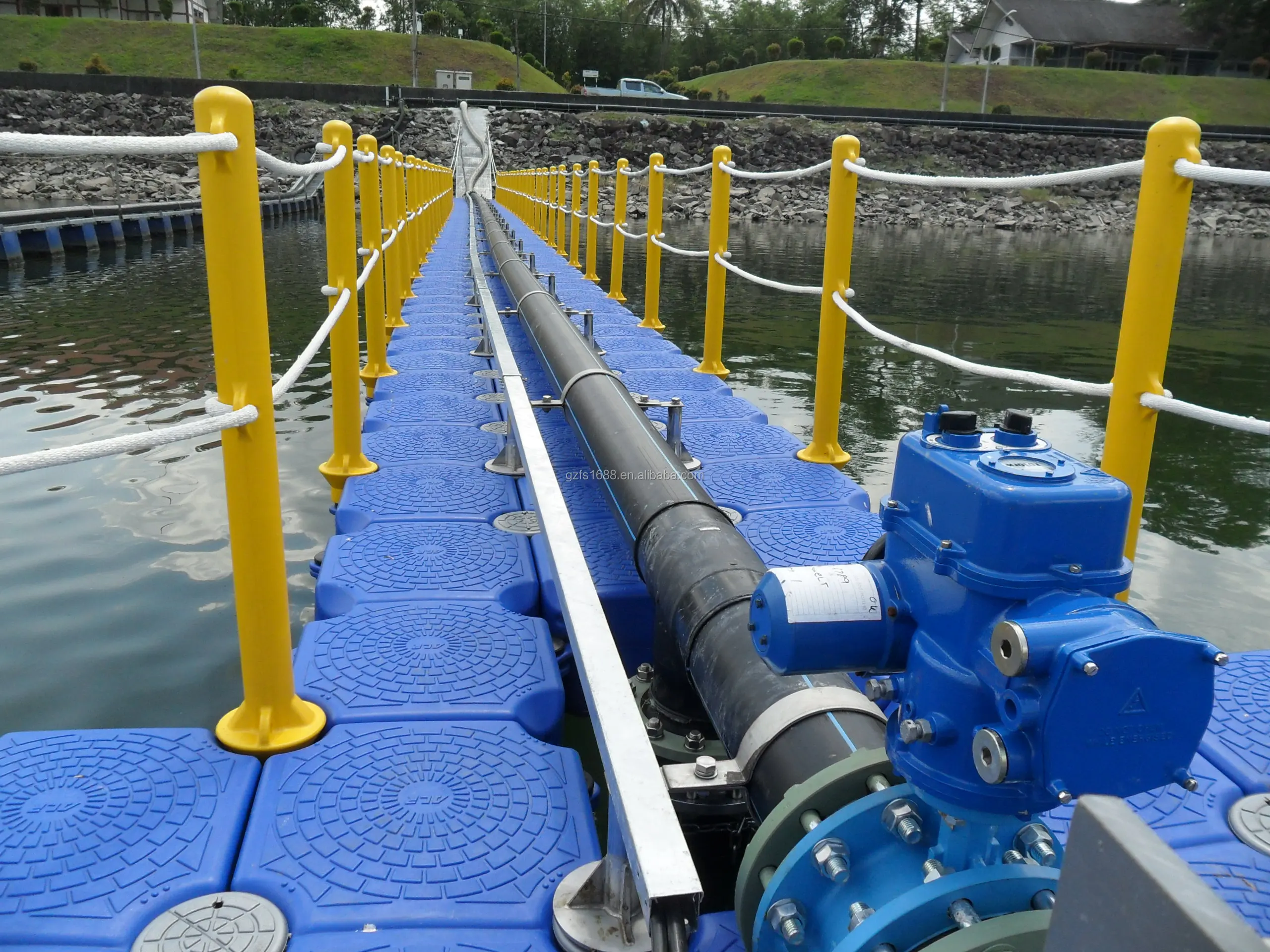 Modular Floating Dock System for Big Boats - Durable & Versatile