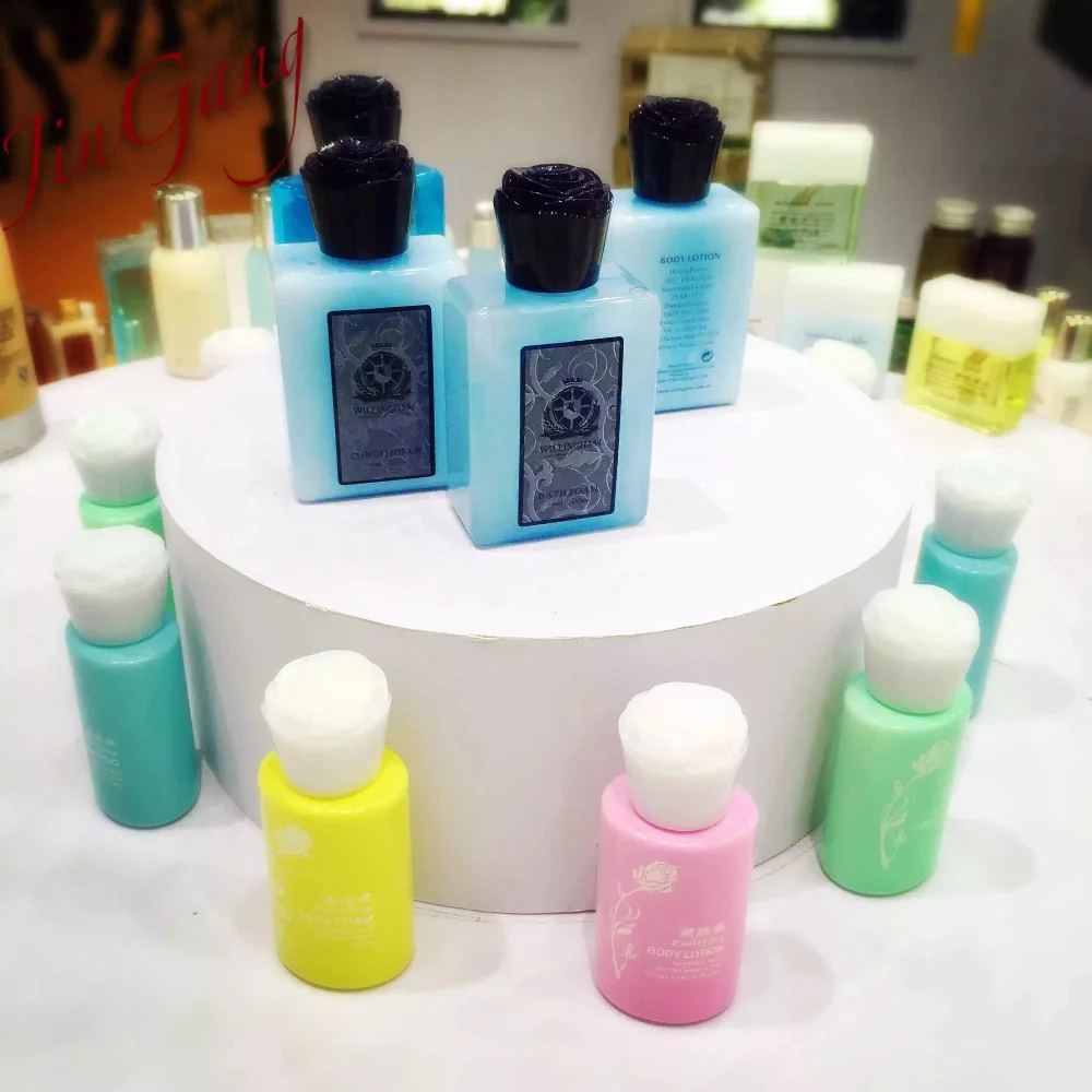 Mini Travelling Body Care Set Luxury Hotel Amenities Bath Foam Light ...