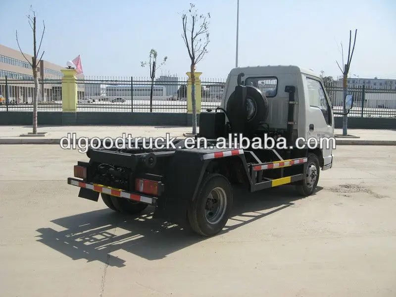 3000L-5000L Dongfeng 4x2 Mini Hook Lift Truck - Efficient & Durable