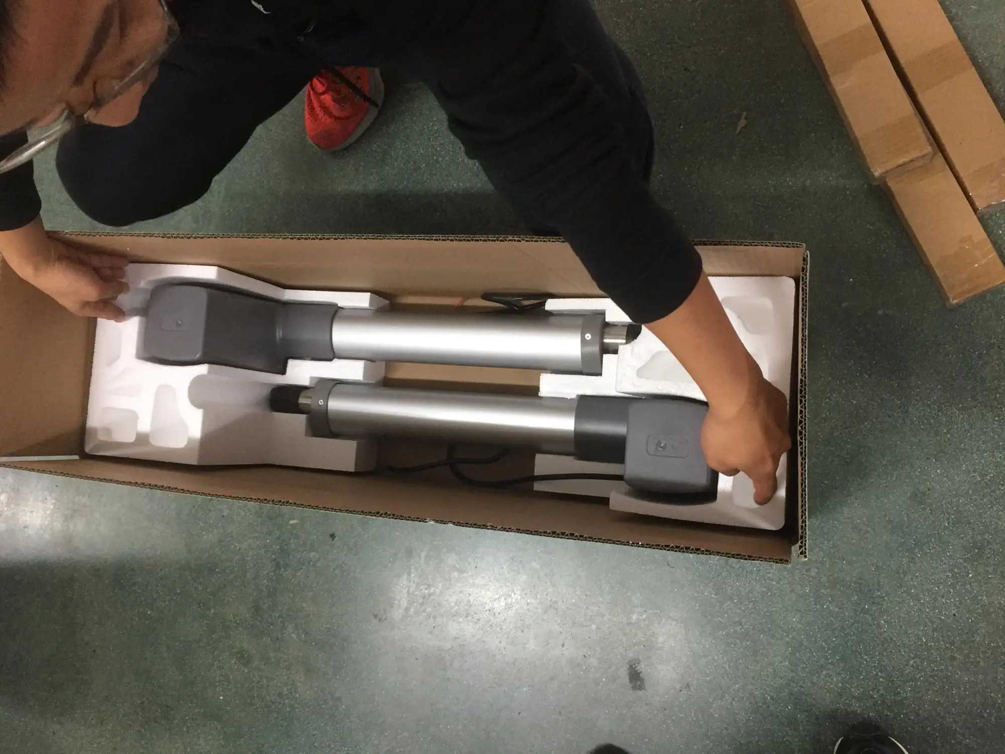 Automatic Arm Swing Gate Motor with Remote Control - JOYTECH