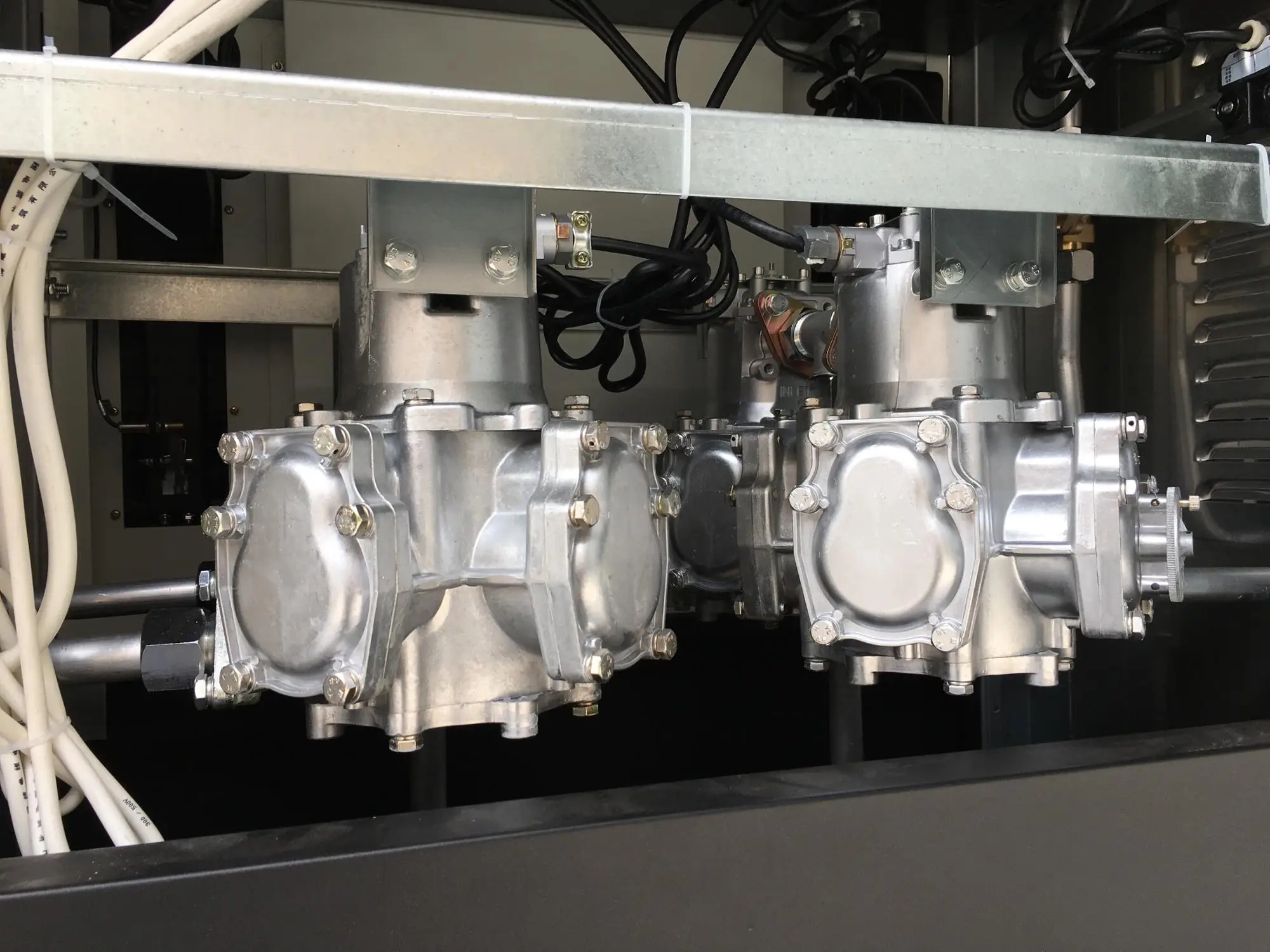 Efficient Fuel Dispensing with Three Oil Product Six Nozzles