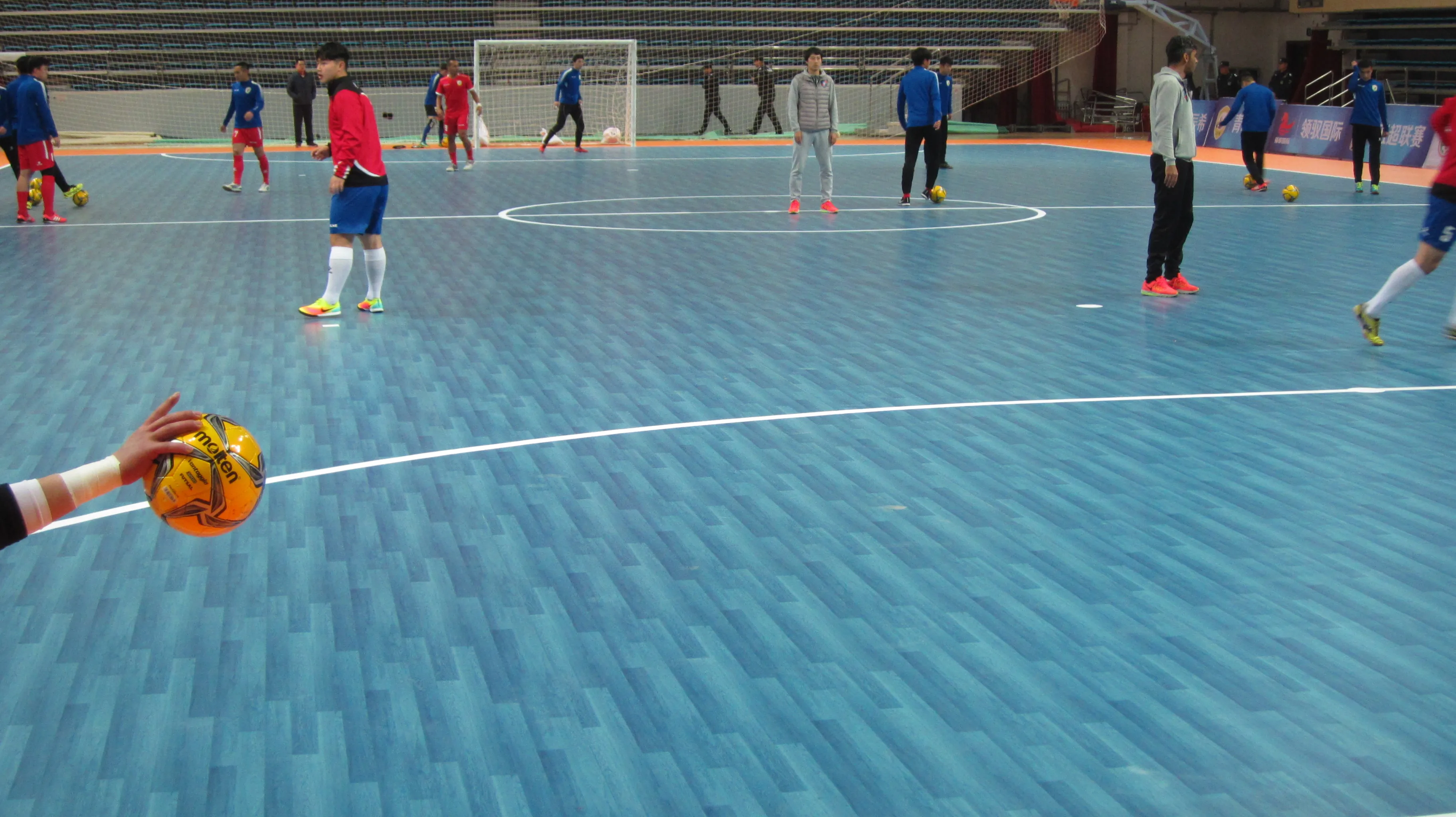 Cheap Futsal Courts Mat Low Price Football Indoor Sports Flooring - Buy ...