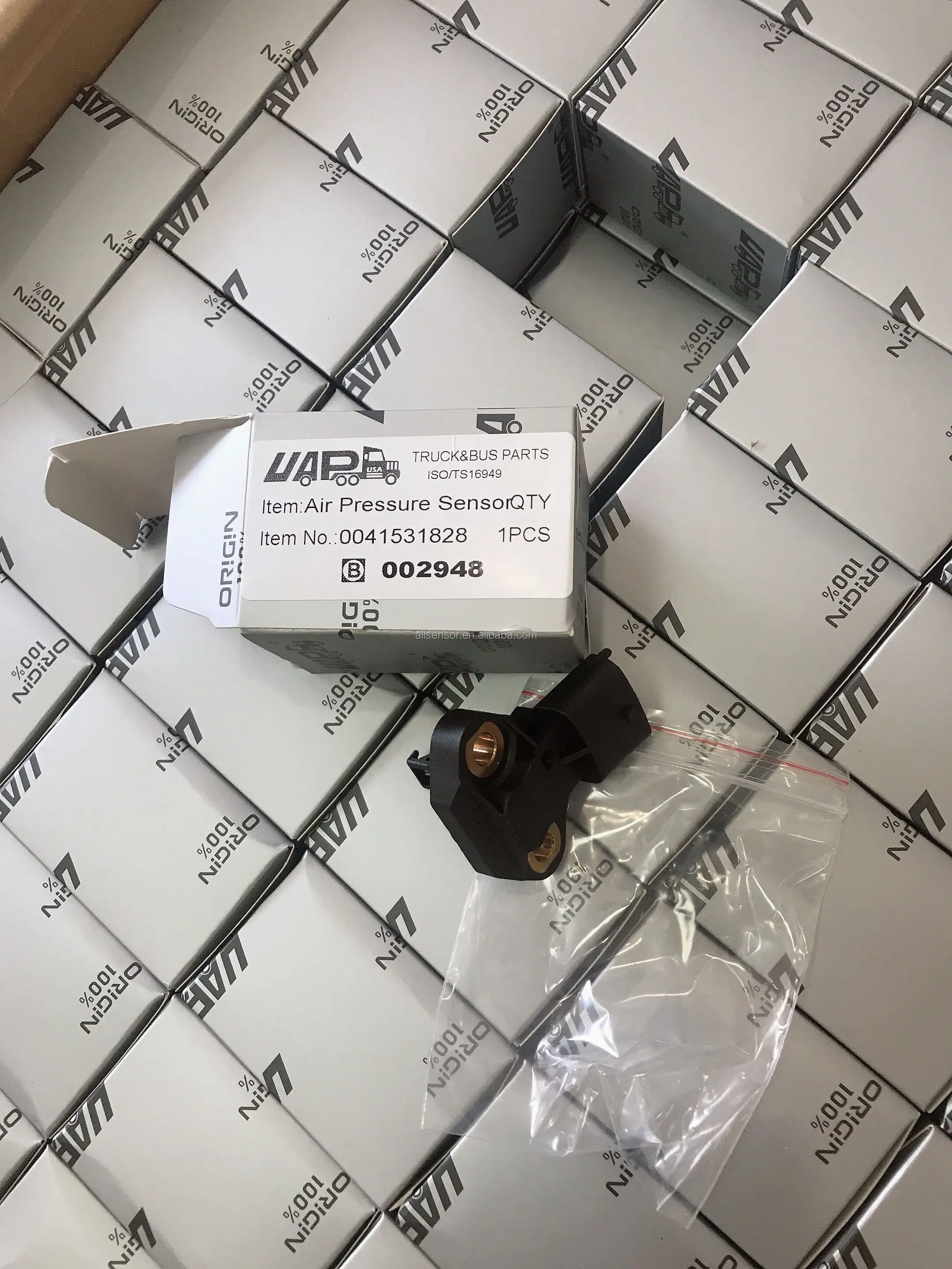 0041531828 0041531928 0281002244 A0041531828 Air Intake Pressure Sensor ...