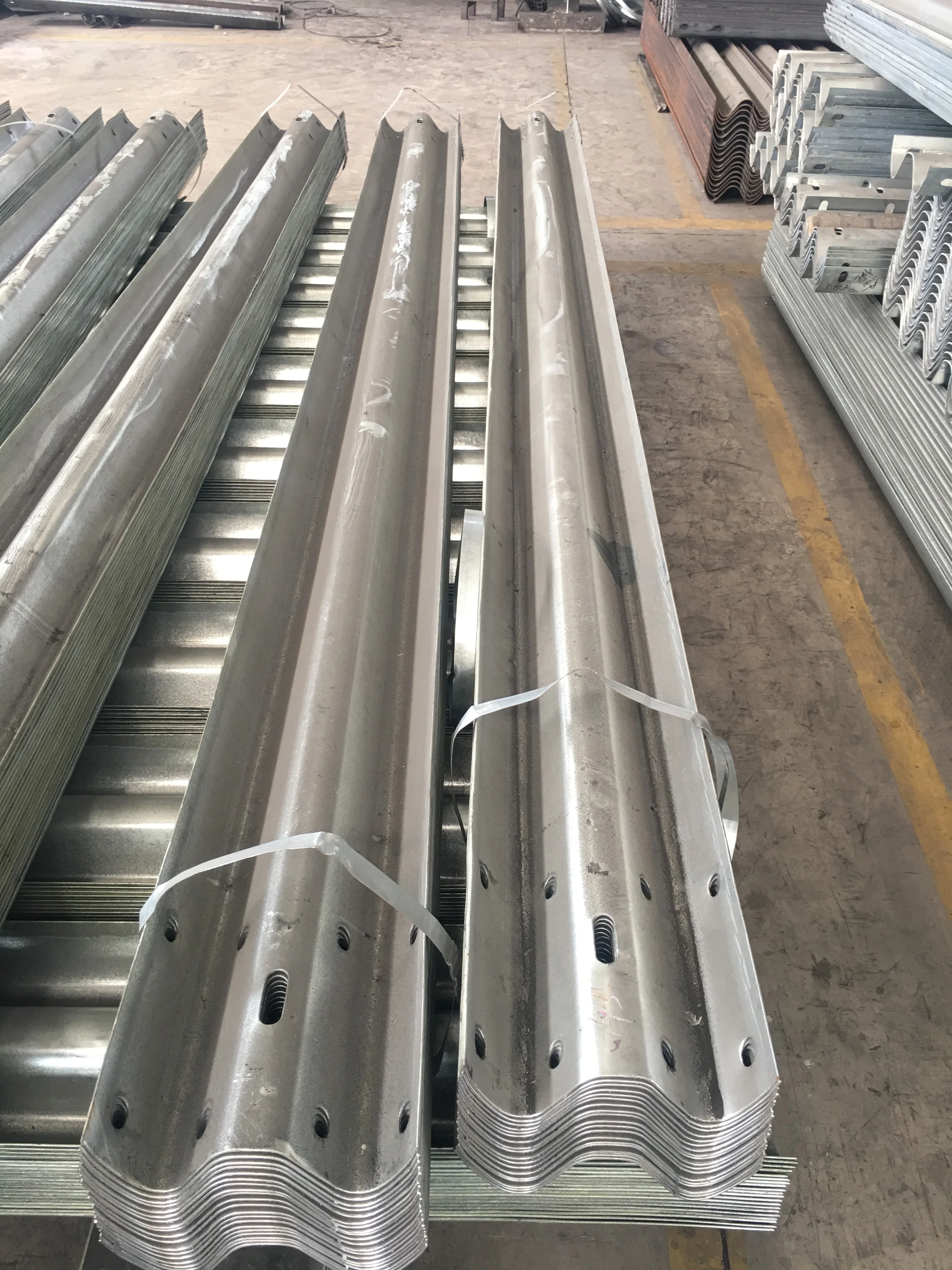 Galvanized Metal Beam Road Safety Crash Barrier Highway Guardrail ...