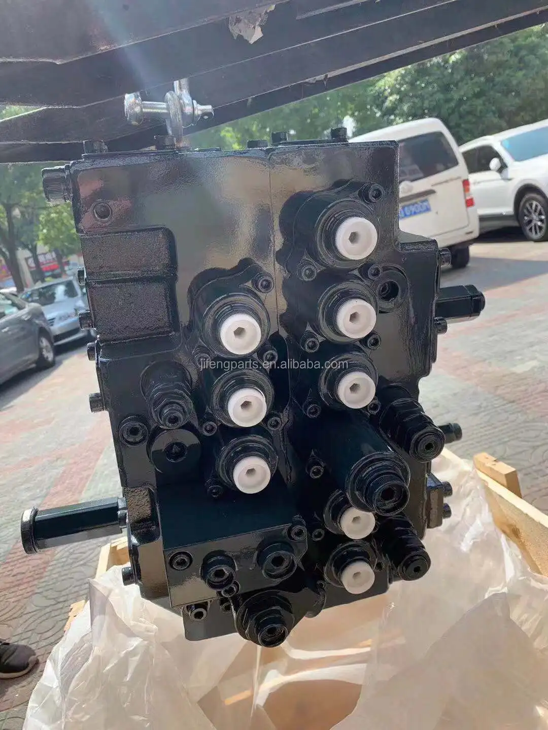 R300LC-9S R290-9 R300-9 Hydraulic Main Control Valve 31Q8-17000P/31Q8-17000