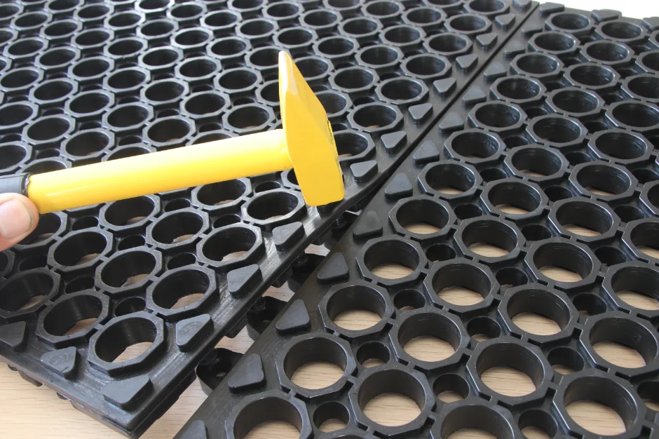 Drainage Honeycomb Anti Fatigue Rubber Mats with Locking