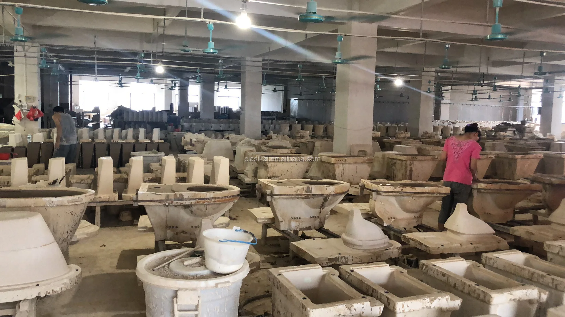 China Factory Wholesale Wc Toilet Chinese Girl Toilet - Buy Chinese ...