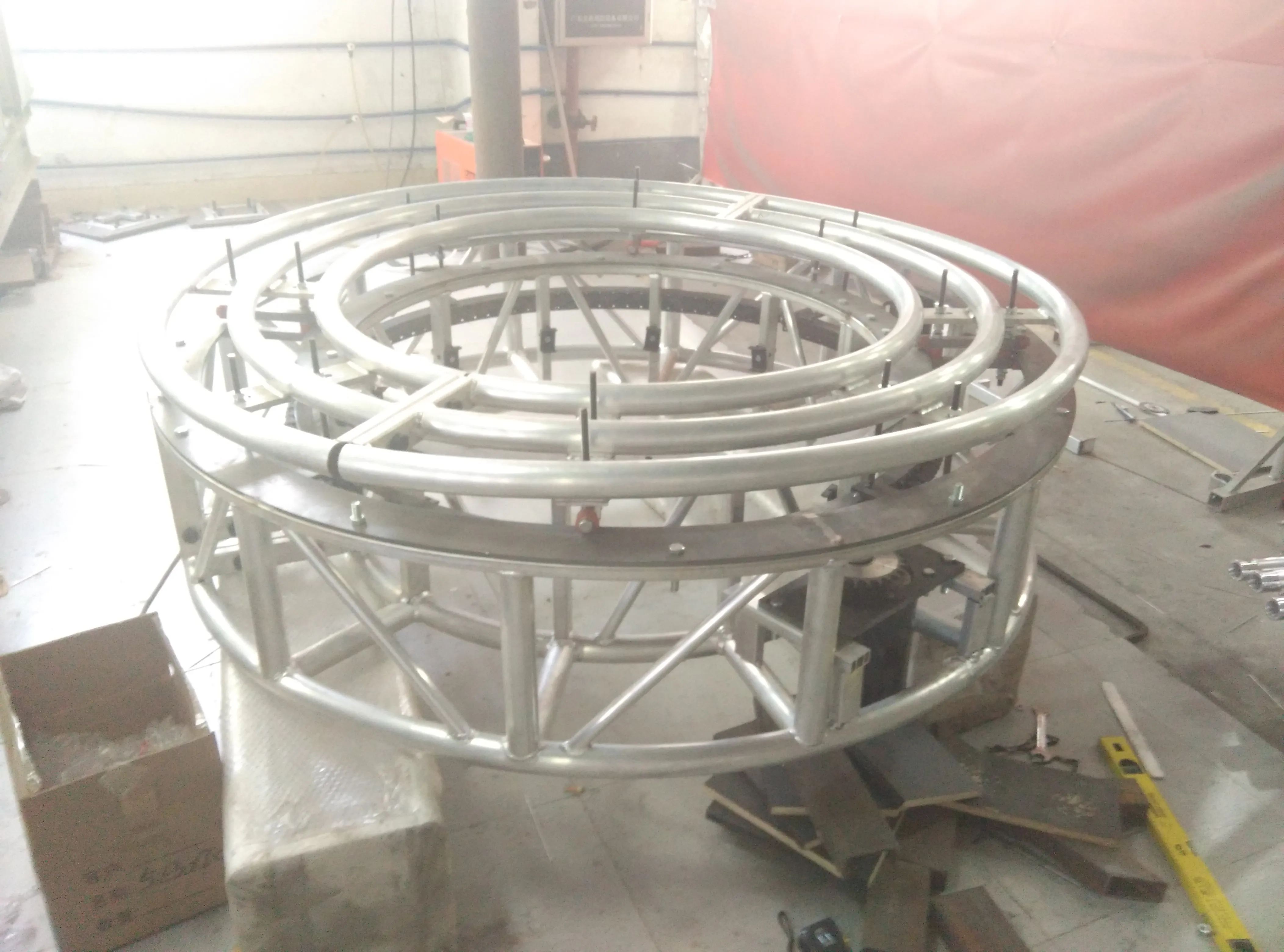 Rotating Lifting Truss - Versatile and Durable Solutions