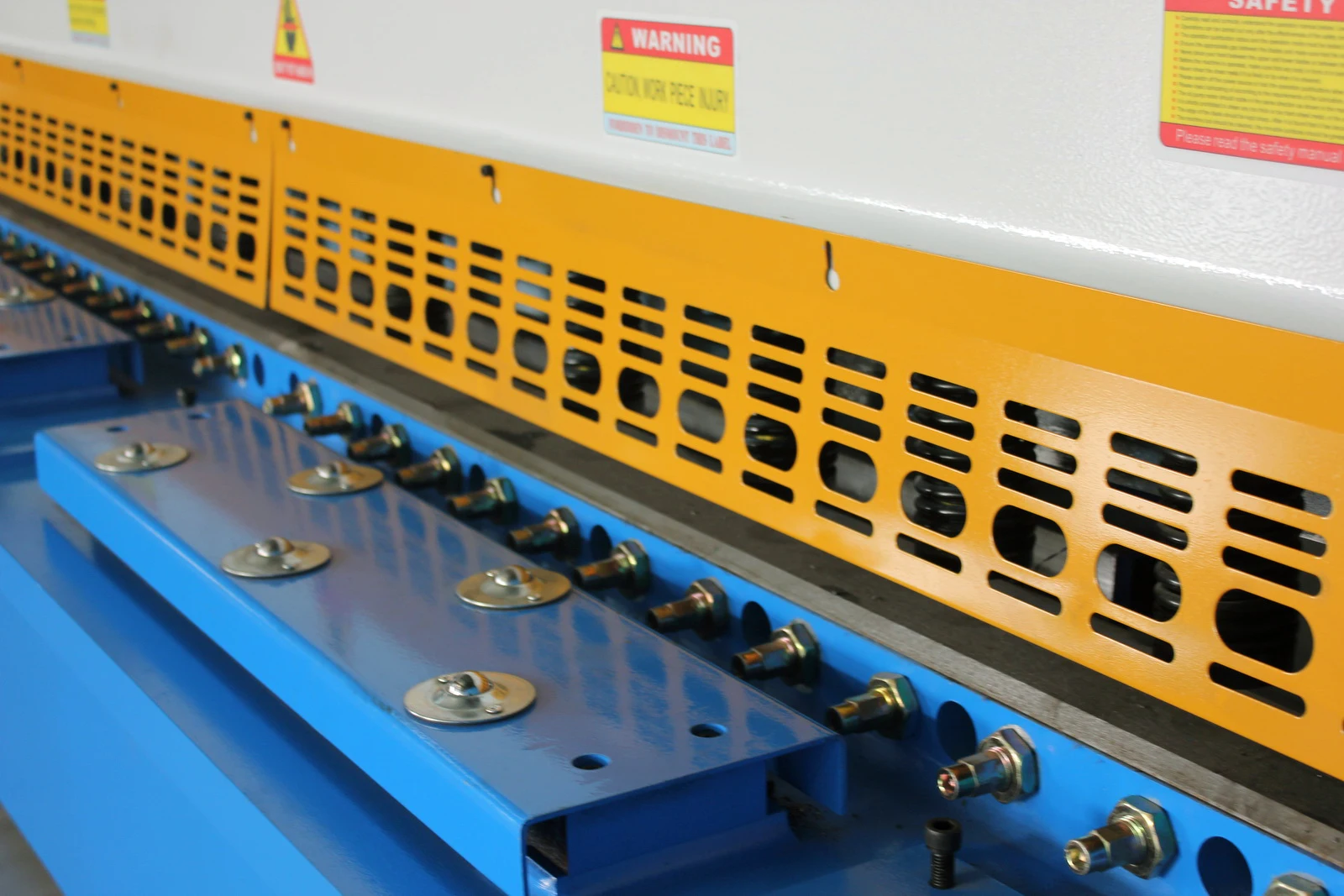 Sharing Machine QC12K - Automatic Sheet Cutting Solutions