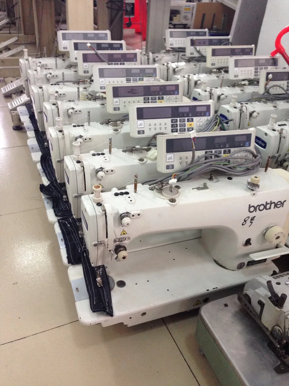 Used Brother 7200C Industrial Sewing Machine - 4500 Sti/min