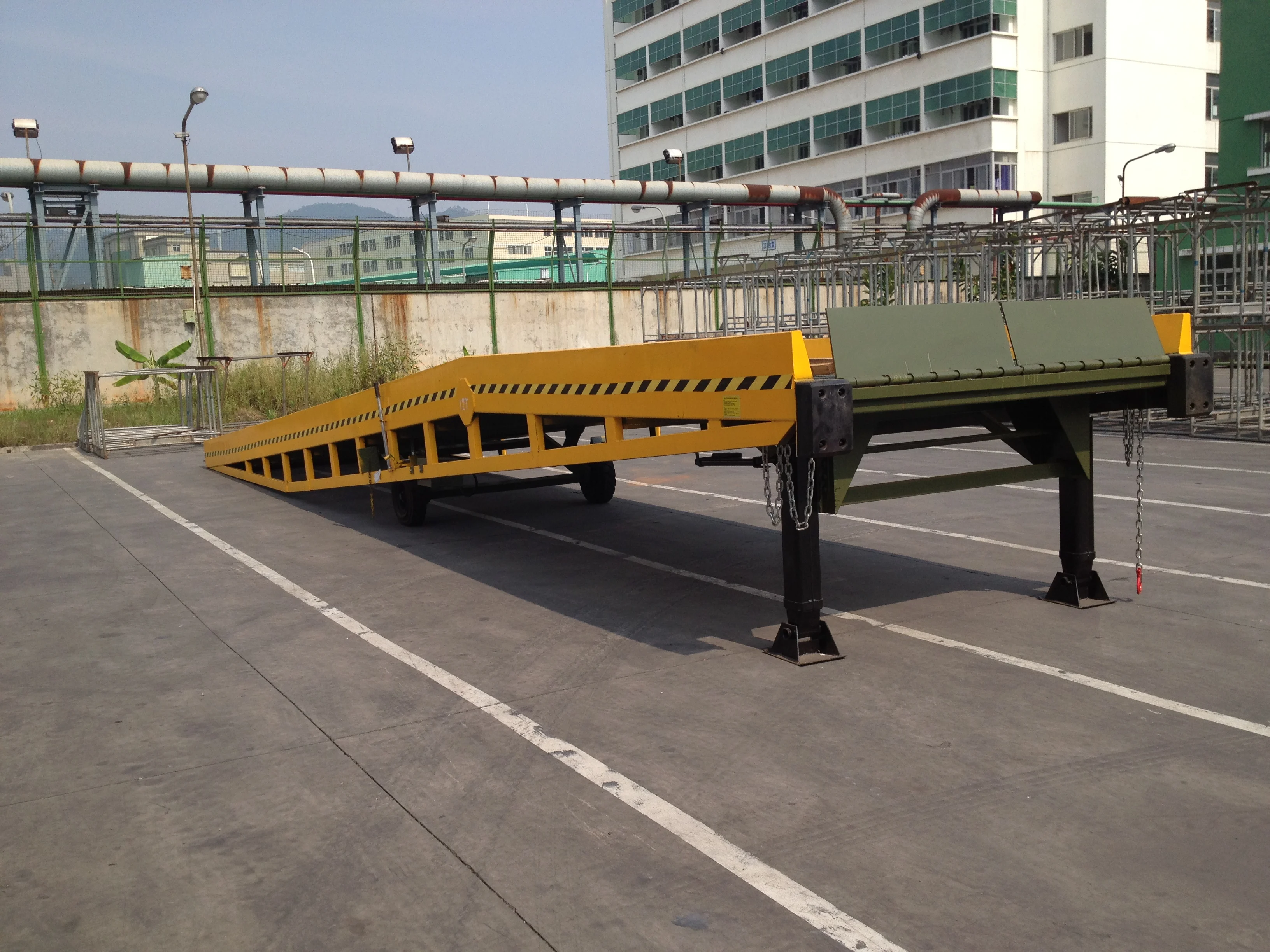 10ton Moveable Dock Leveler - Efficient Container Loading