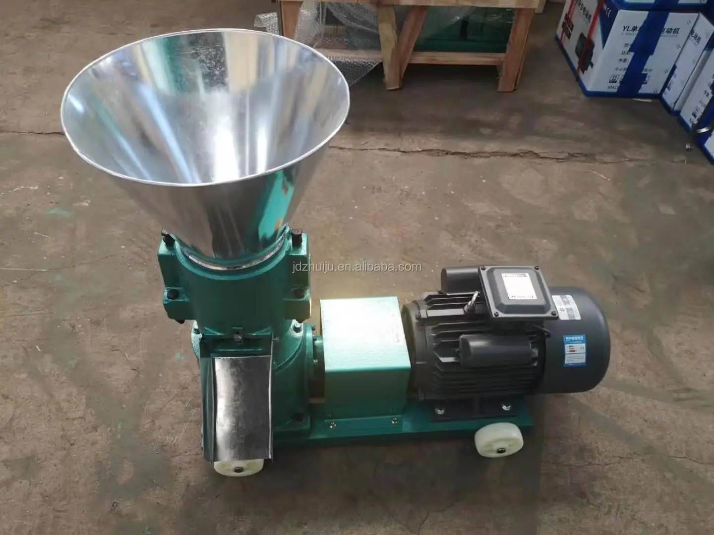Chicken Feed Making Machine - Automatic Poultry Feed Pellet Mill for ...
