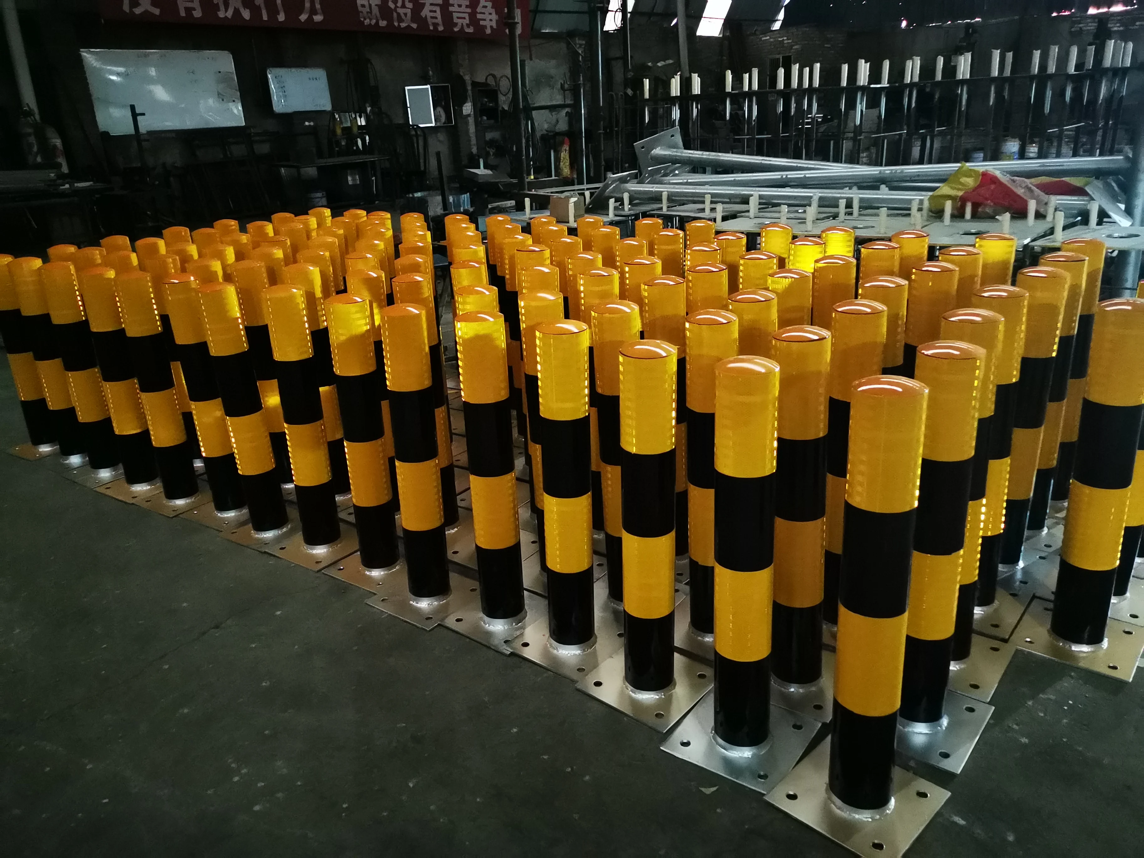 Steel Lockable Road and Parking Pot Safety Traffic Signs