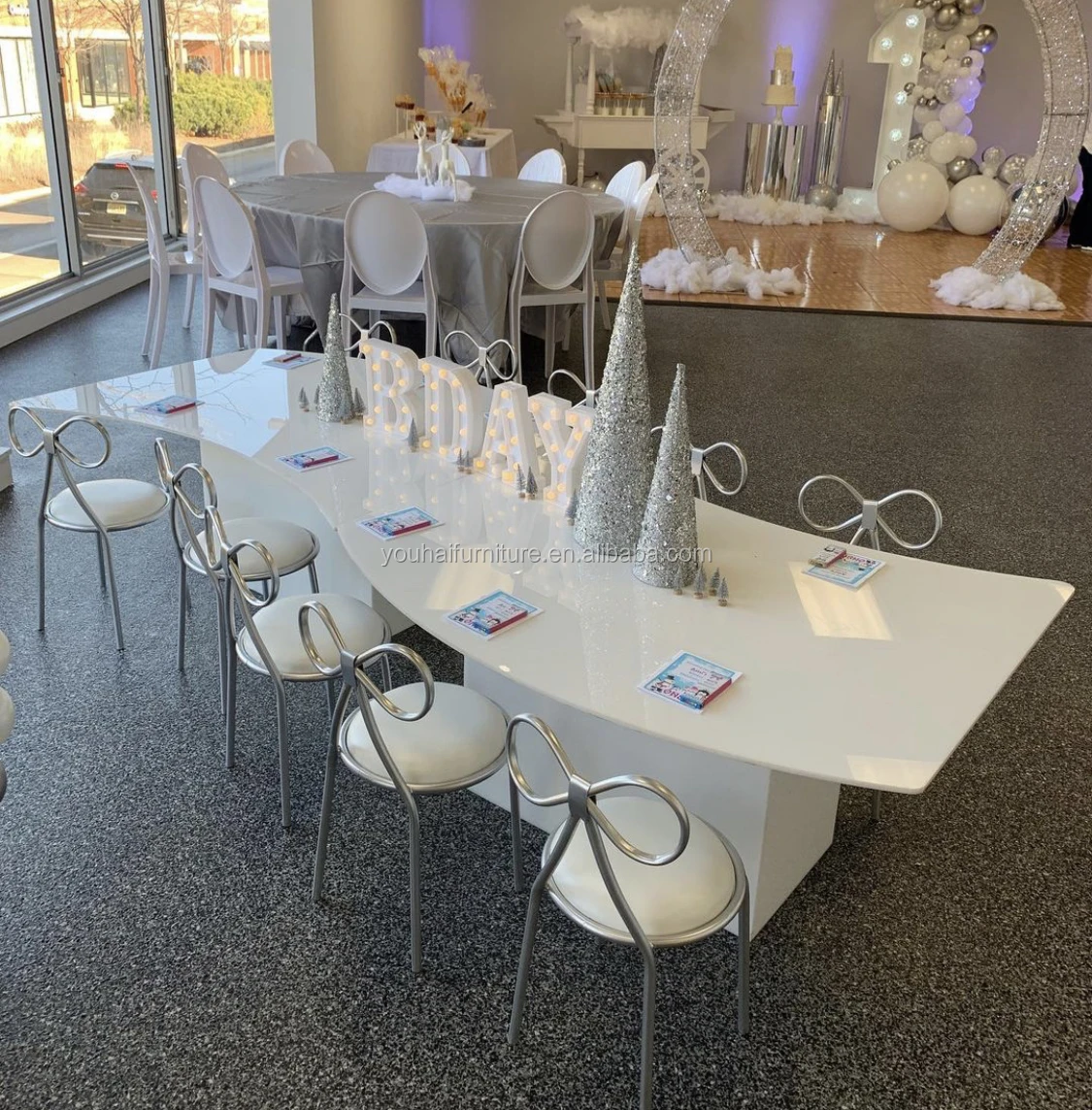 Children Party Acrylic White Serpentine Table for Kid