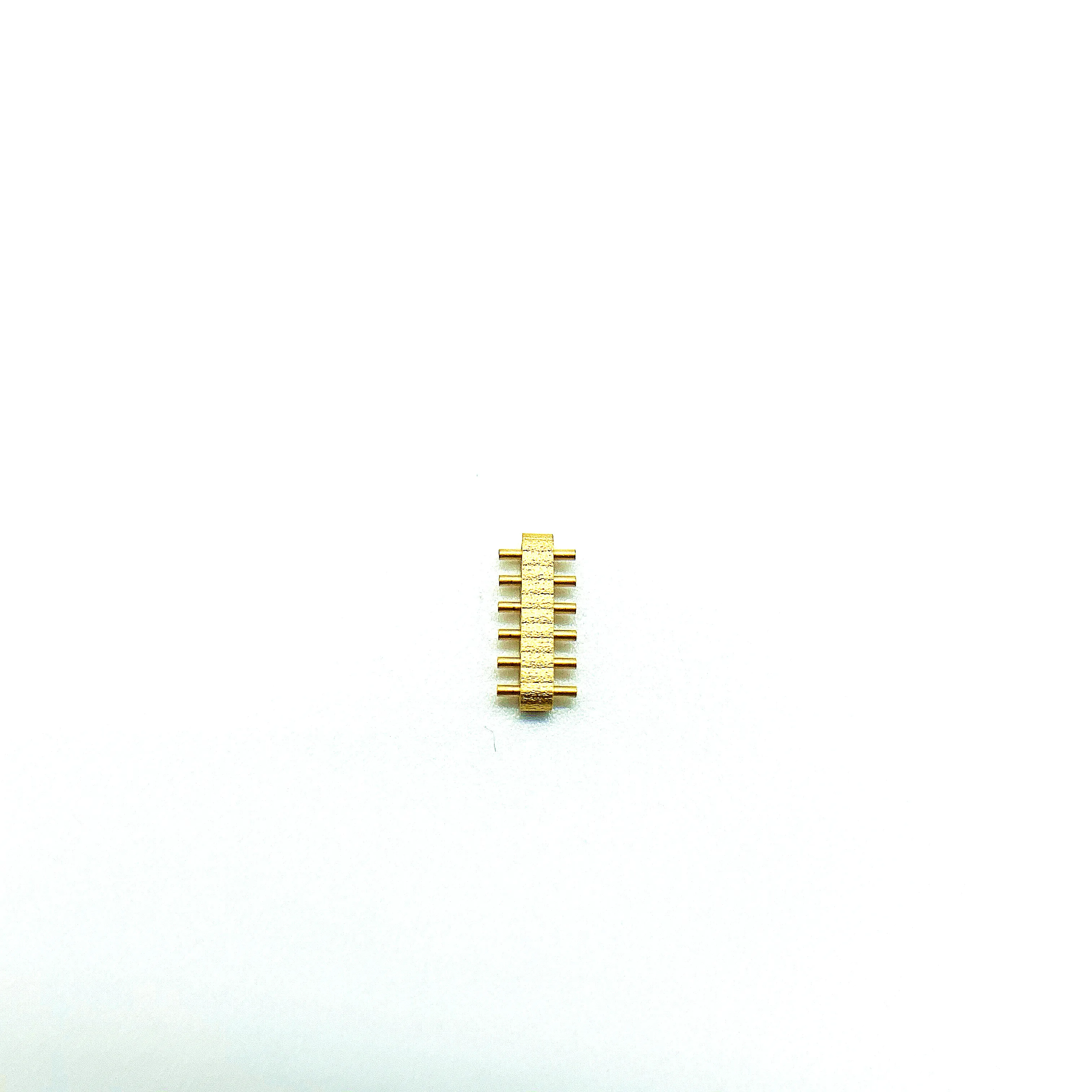 KF Feedthrough with Ceramics - CF16 Vacuum Compatibility