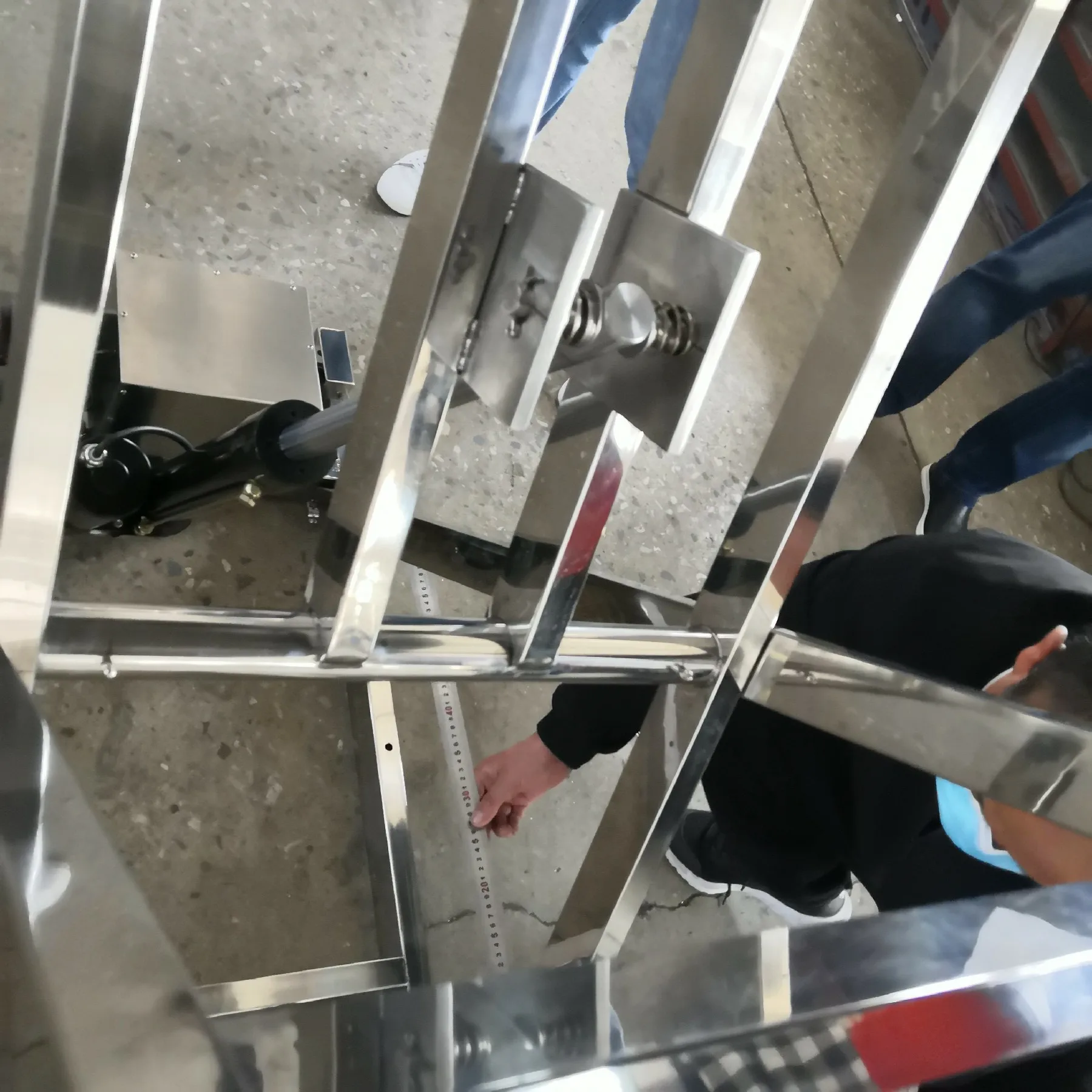 Portable Cadaver Lift - Efficient Mortuary Body Transfer