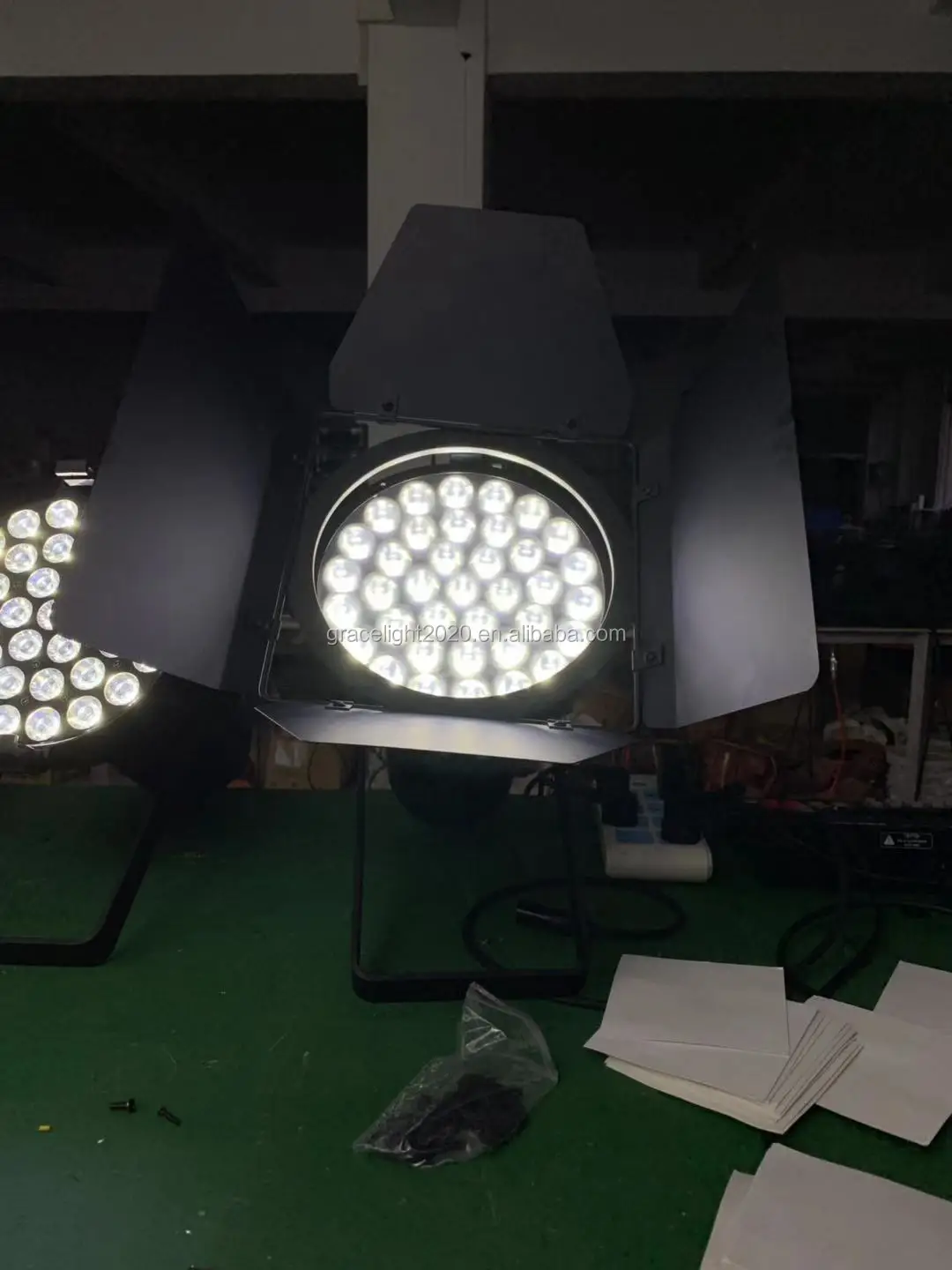 Grace White Color LED Car Show Light - 31x10w Par Light