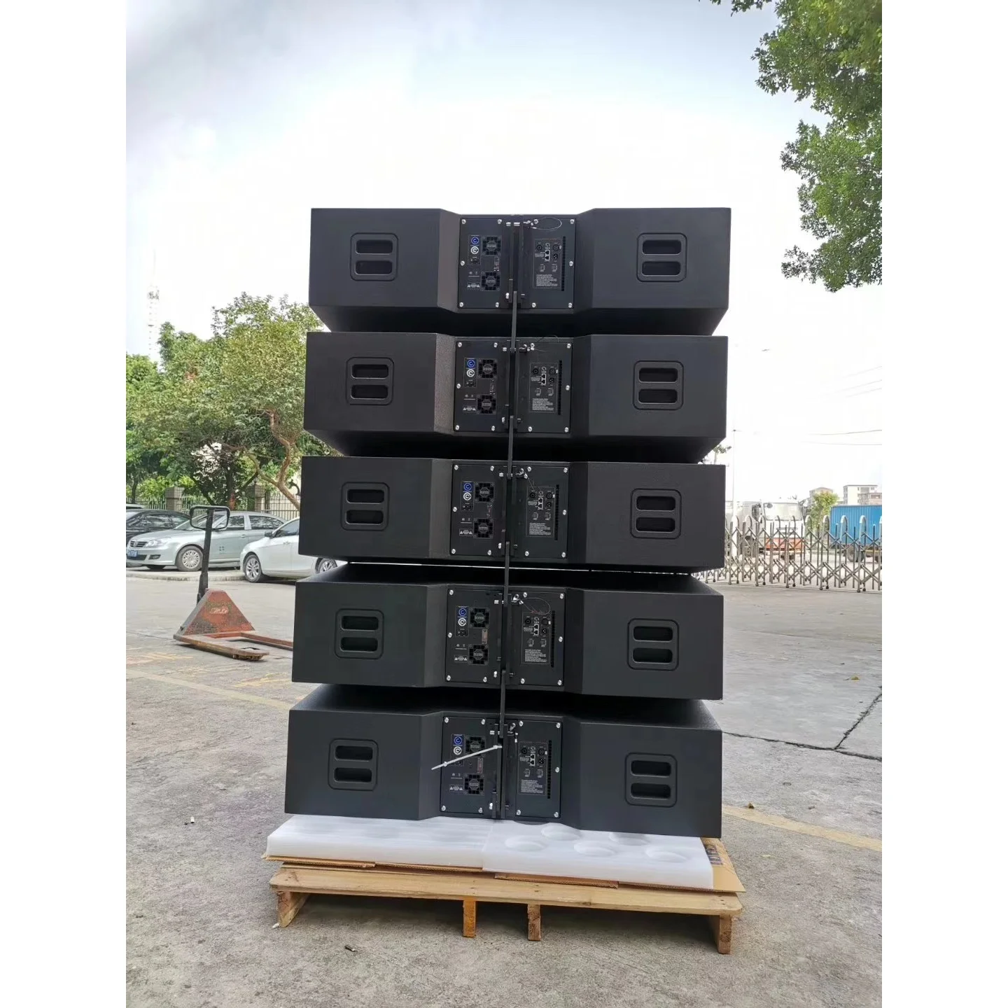 4 Way Line Array - Superior Sound for Concerts & Events
