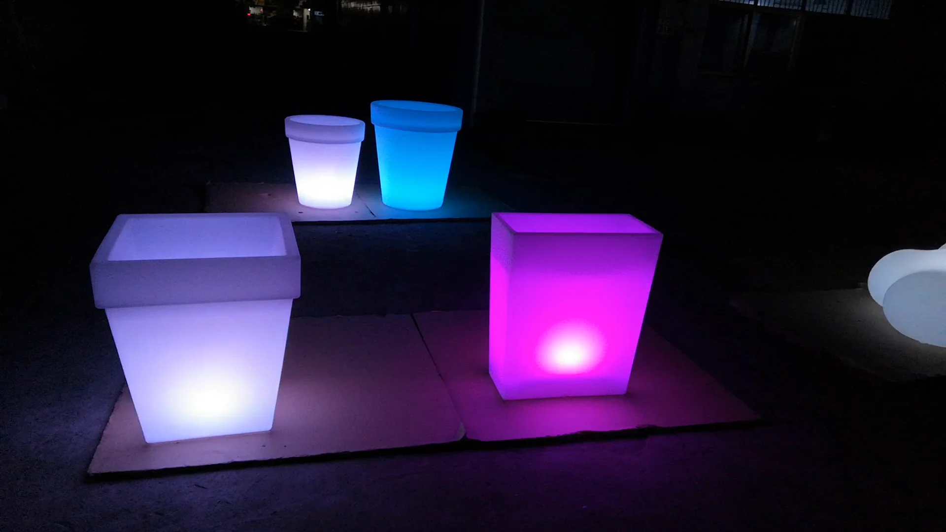 Exhibition Luminous Colorful Solar Garden Plant Pots Plastic Sculpture ...