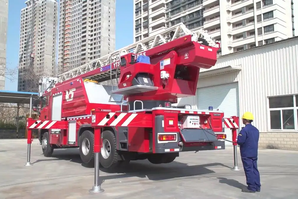 Xcmg 32m Sky Lift Fire Ladder Truck Water Tanker Fire Truck Airport ...