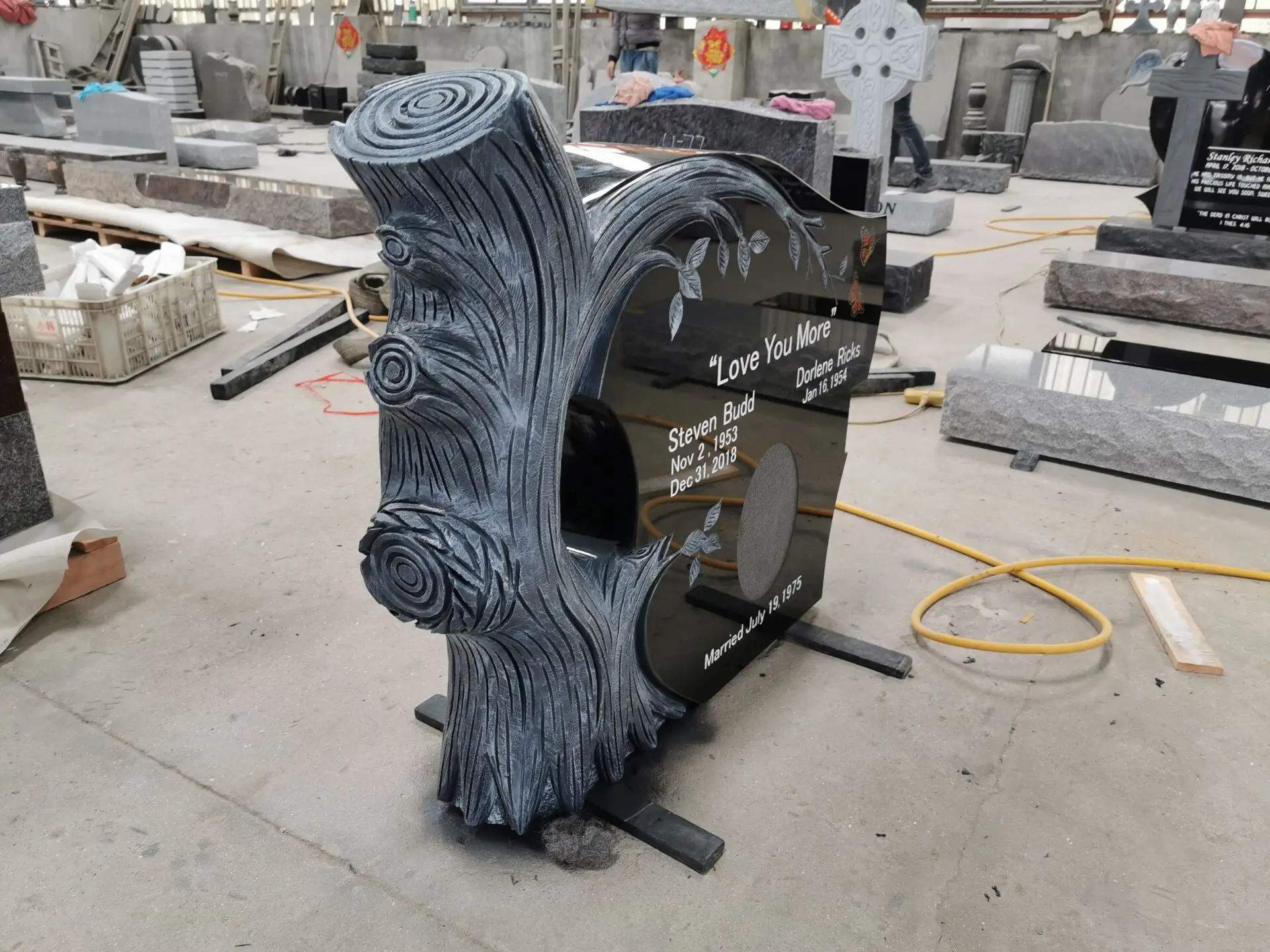 Indian Best Black Granite Tree Shaped Headstone with Bench