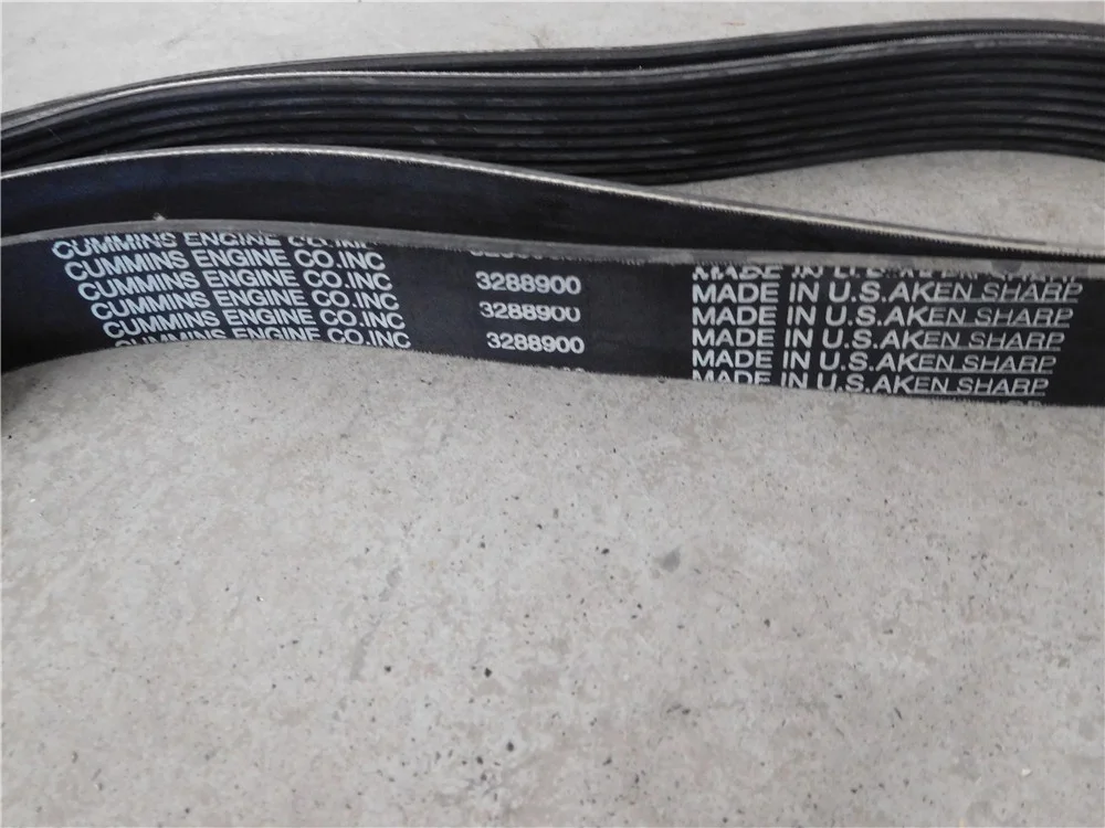 Auto Diesel Engine Rubber Belt 8PK1525 3288900 for Trucks