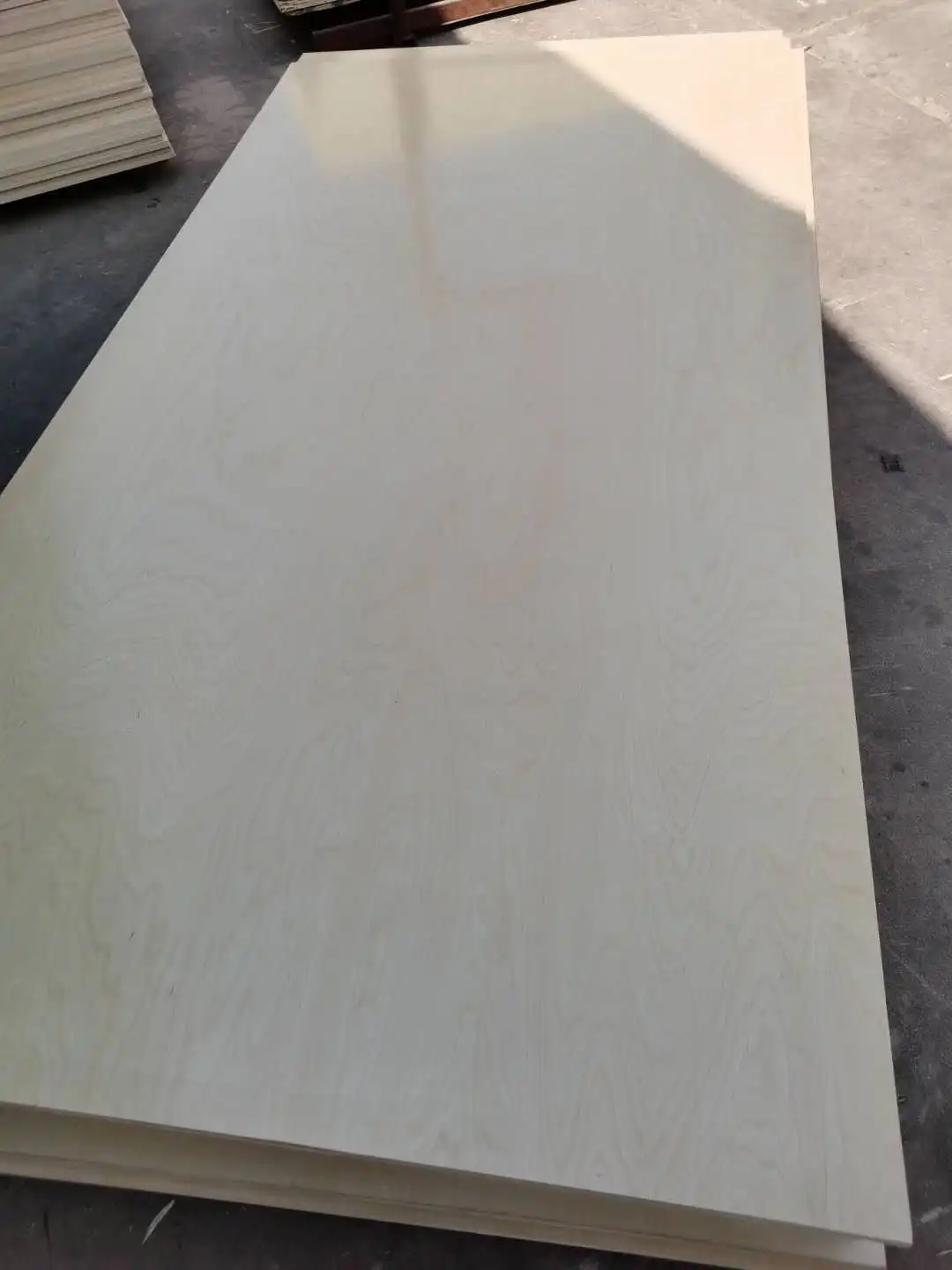 12mm 16mm Lacquered Uv Birch Plywood Furniture Grade 4x8 Uv Birch ...