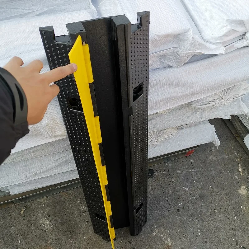 Outdoor Speed Hump Big Channel Ramp Flip-open Cable Ramp - Buy Event ...