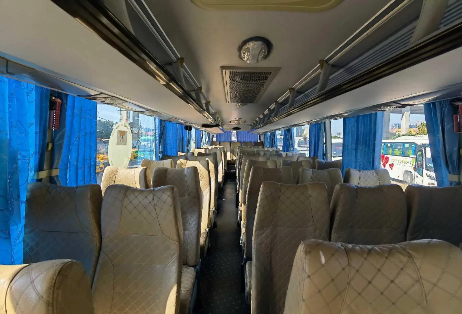 King Long XMQ6129 - 65 Seats Bus with Yuchai Euro IV Engine