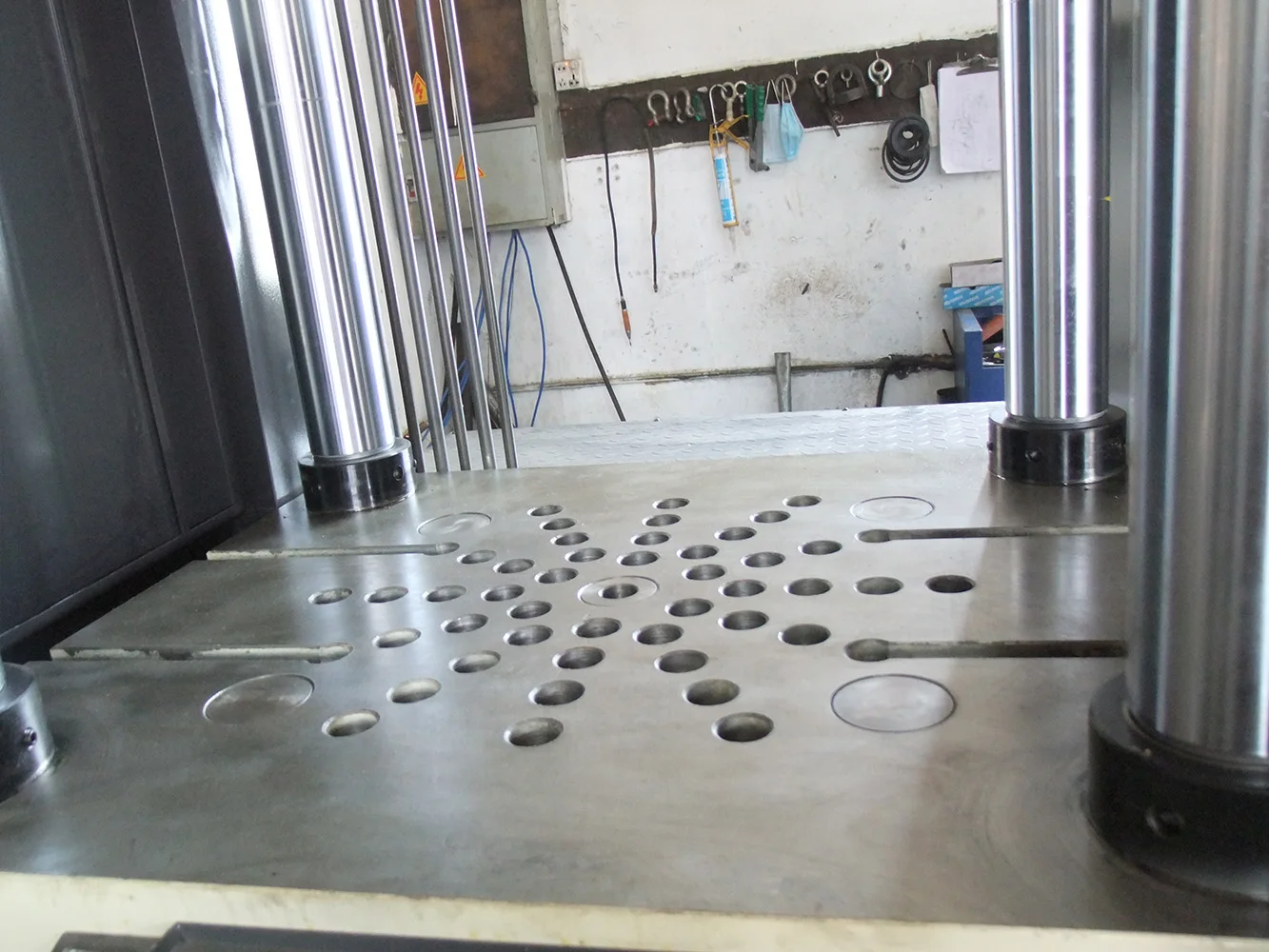 Aluminum Impact Extrusion Metal Stamping 500 Ton Hydraulic Cold Forging ...