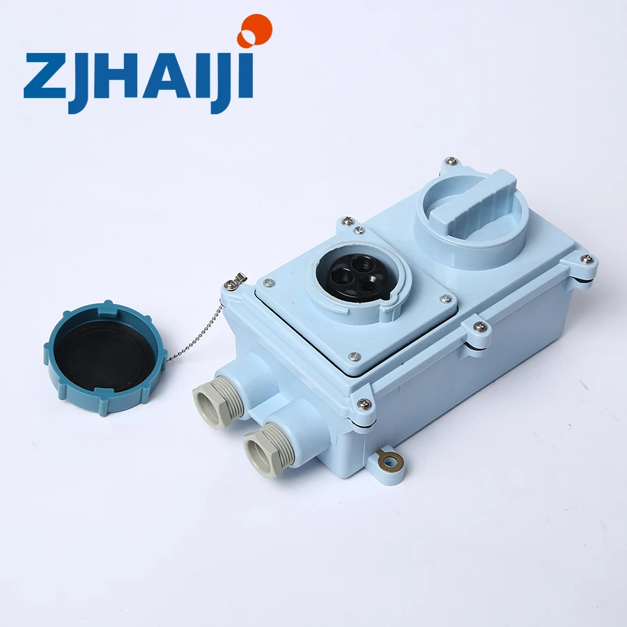 IMPA 792772 Blue Watertight 2P+E Receptacle with Interlock Switch ...