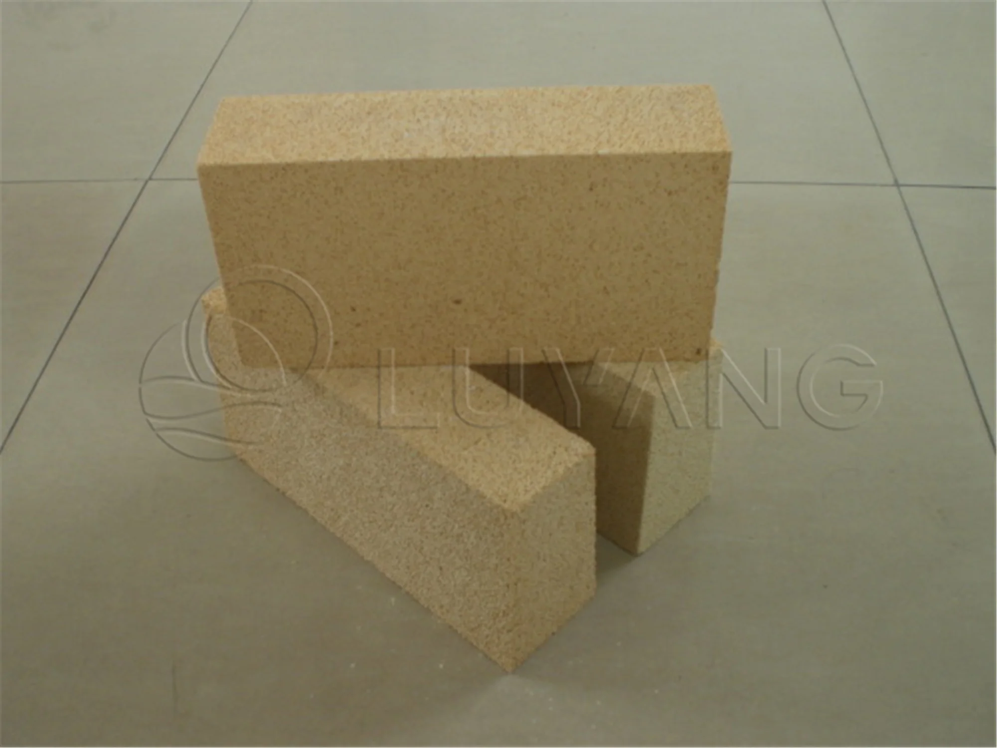 Luyang Round Fire Bricks Sk40 Fireproof High Alumina Brick For Curved ...