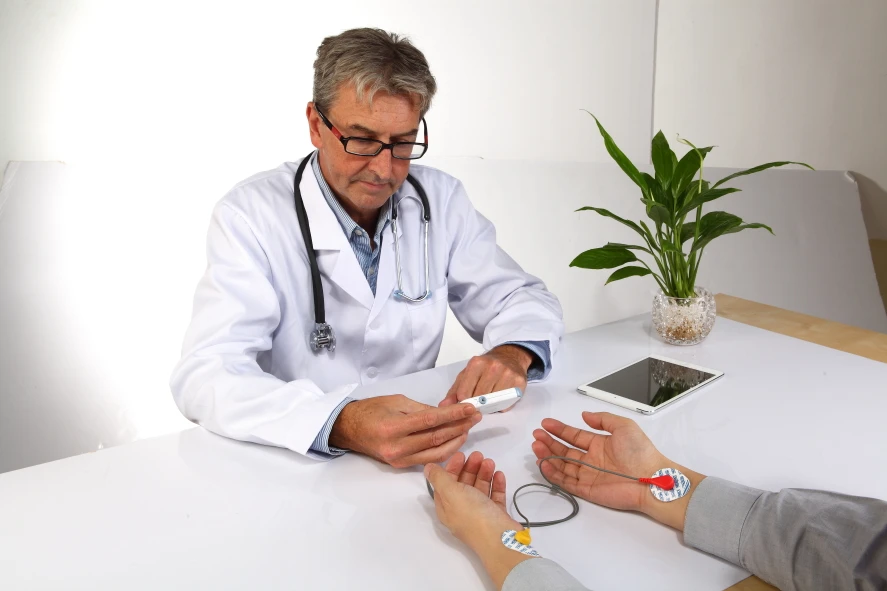 Viatom Checkme Pro - Portable ECG & Blood Glucose Monitor