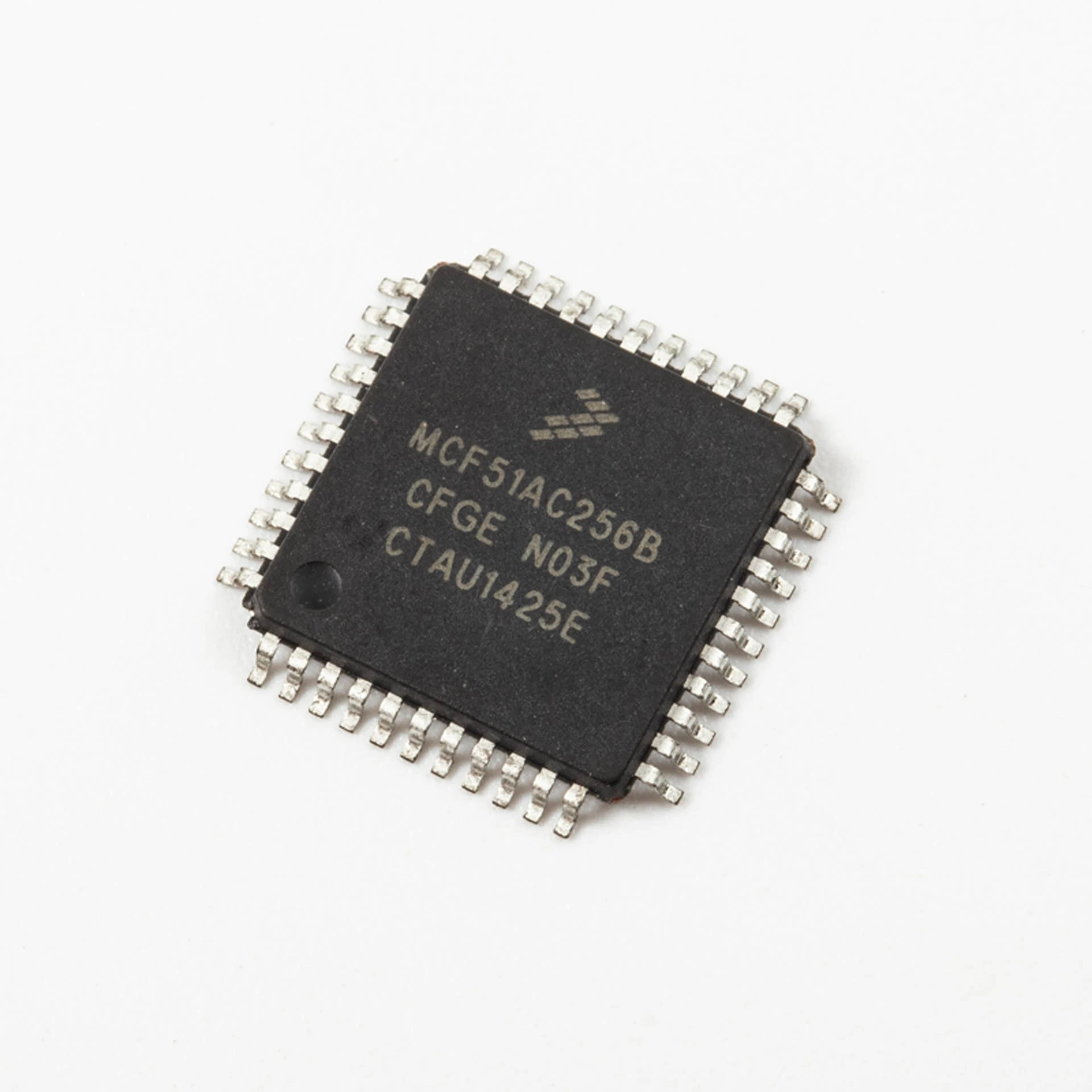 Mc68hc705c9acfbe Mc68hc705c9acfb Mc68hc705c9acfn Mcu 8-bit Hc05 Cisc 8kb Eprom 3.3v/5v 44-pin ...