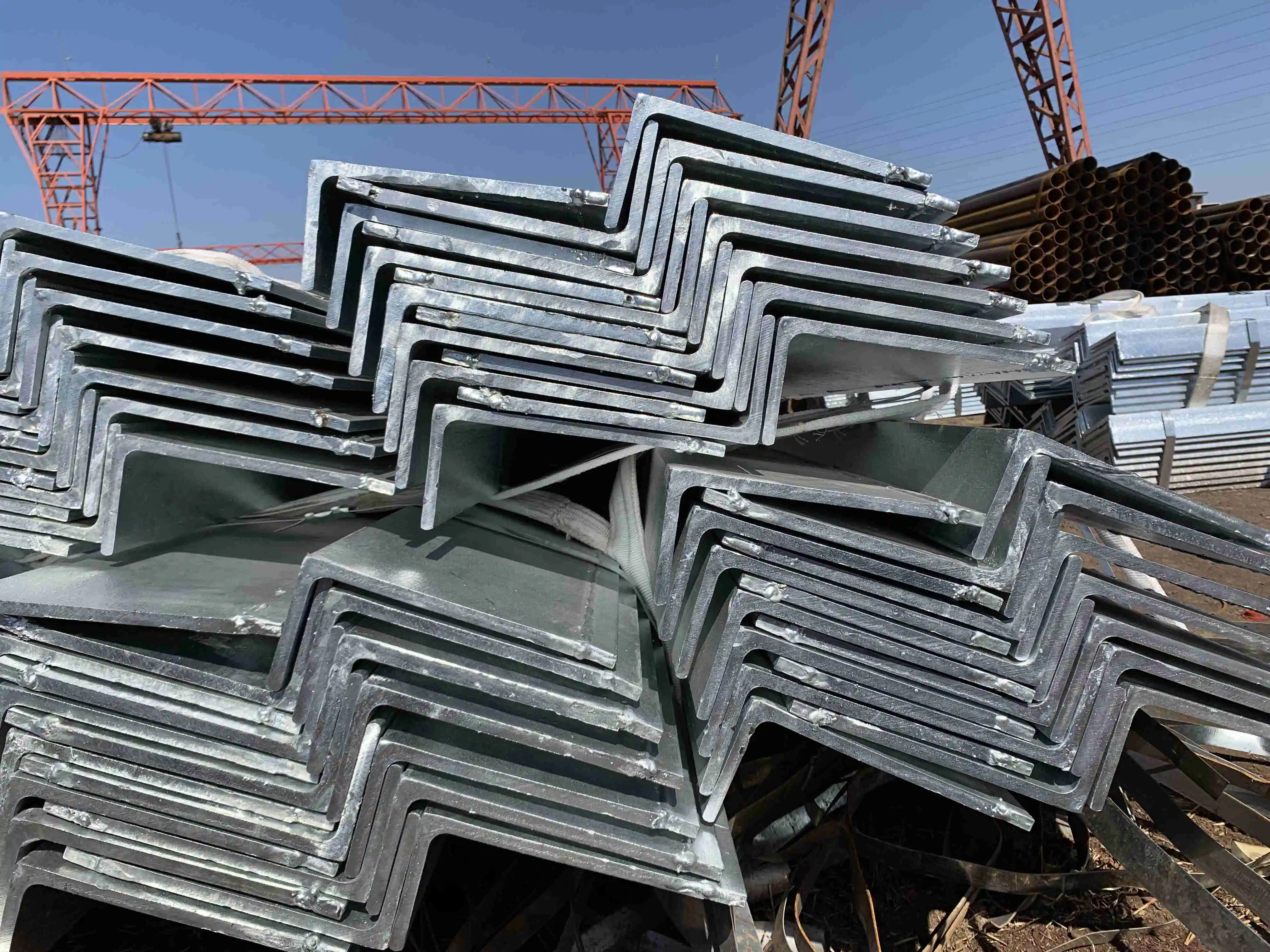 Price Prime Ss400 50x50x5 Hot Dipped Galvanized Equal Unequal Slotted ...