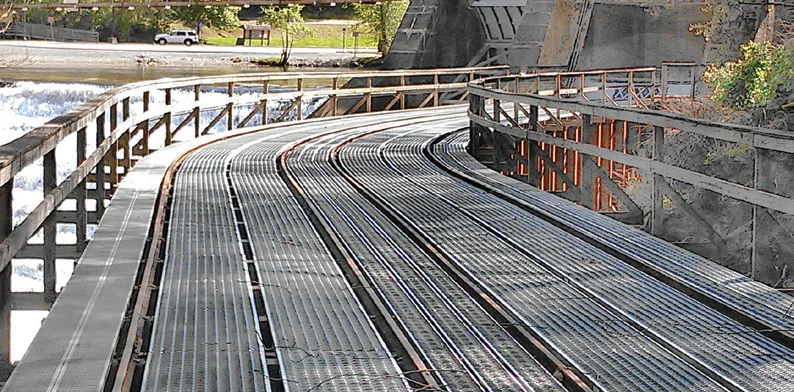 Walkway Slip-Resistant Surface Grip Strut Safety Grating